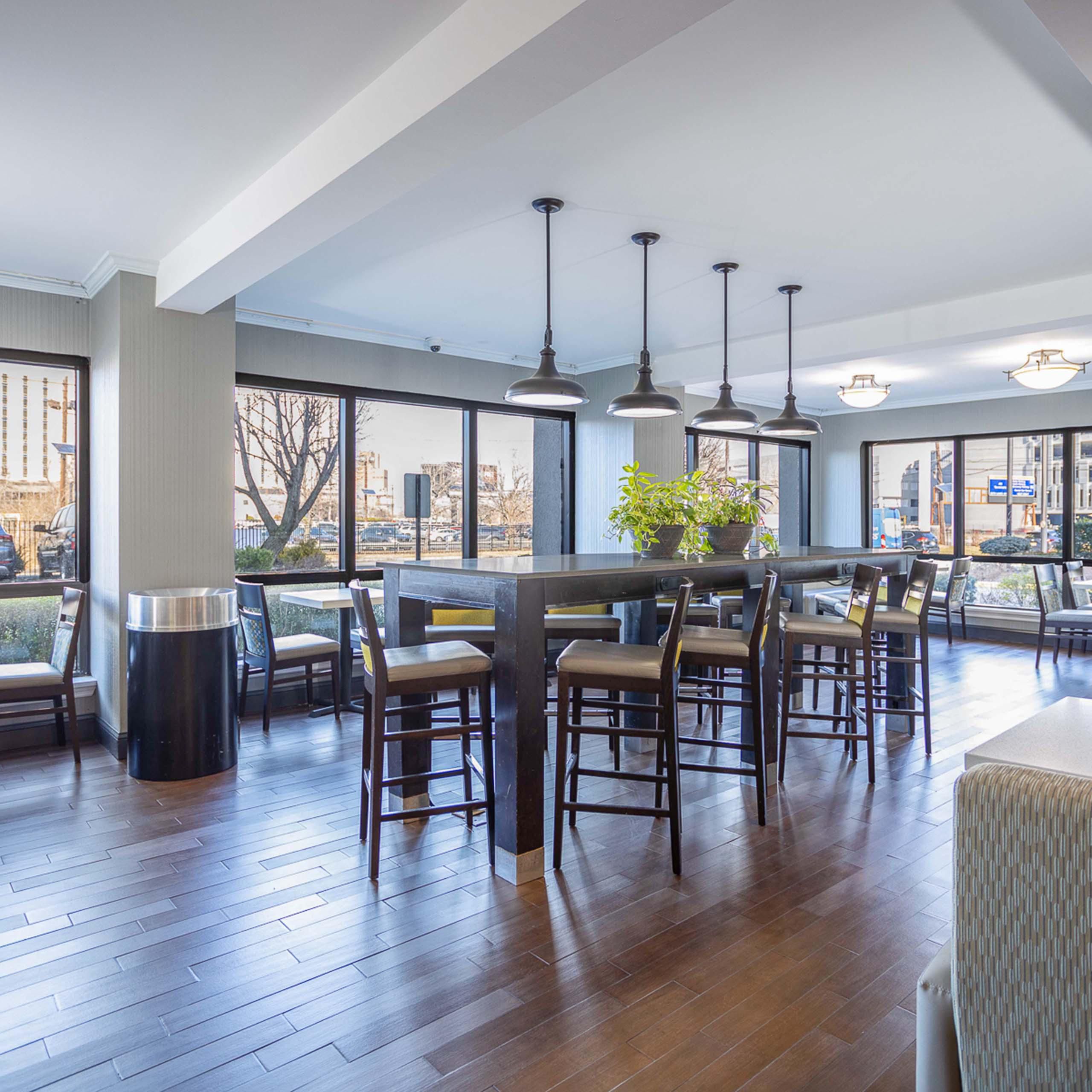 Things to do in Elizabeth near Holiday Inn Express Newark Airport ...