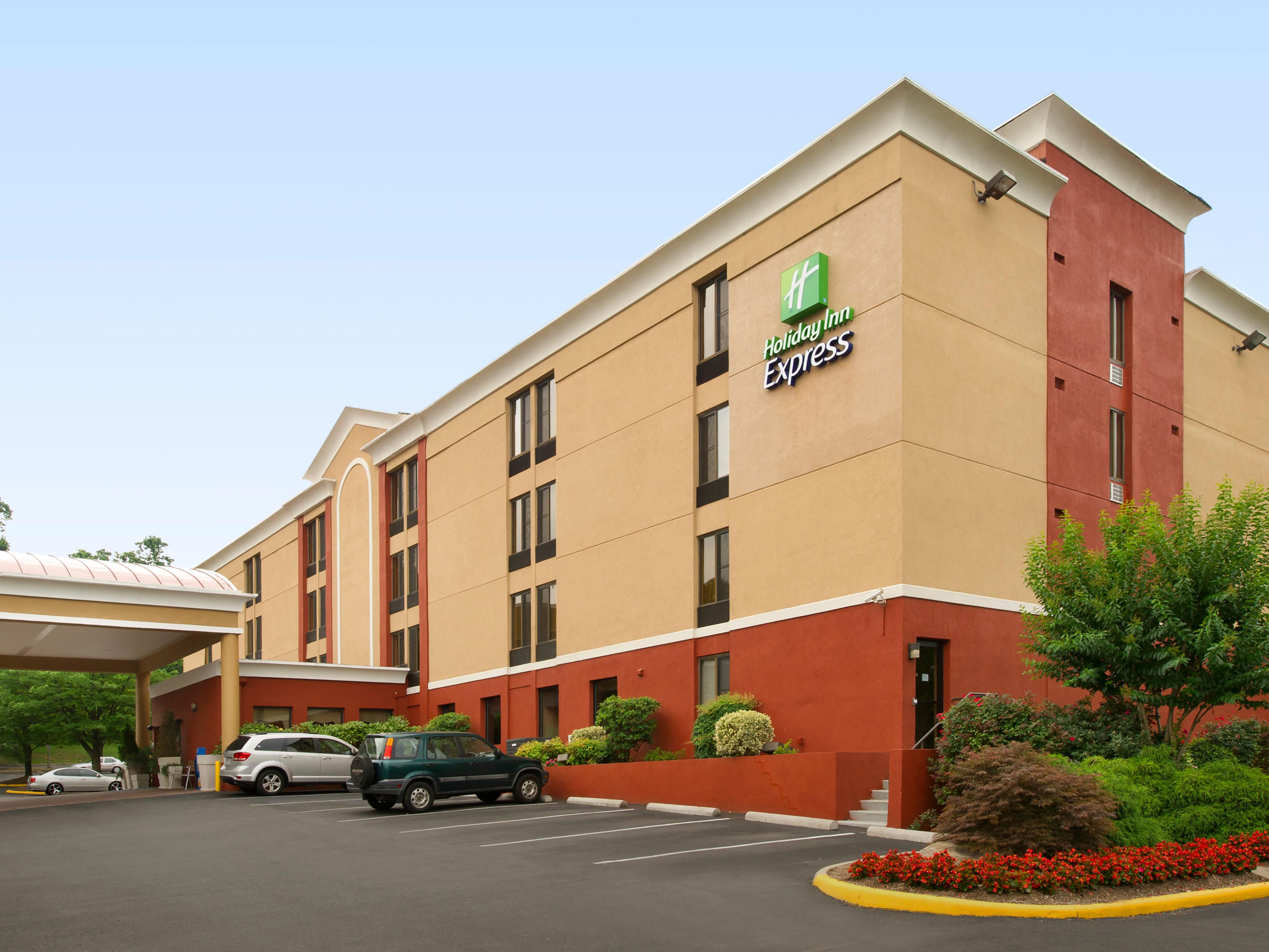 Fairfax Hotel near George Mason | Holiday Inn Express Fairfax ...