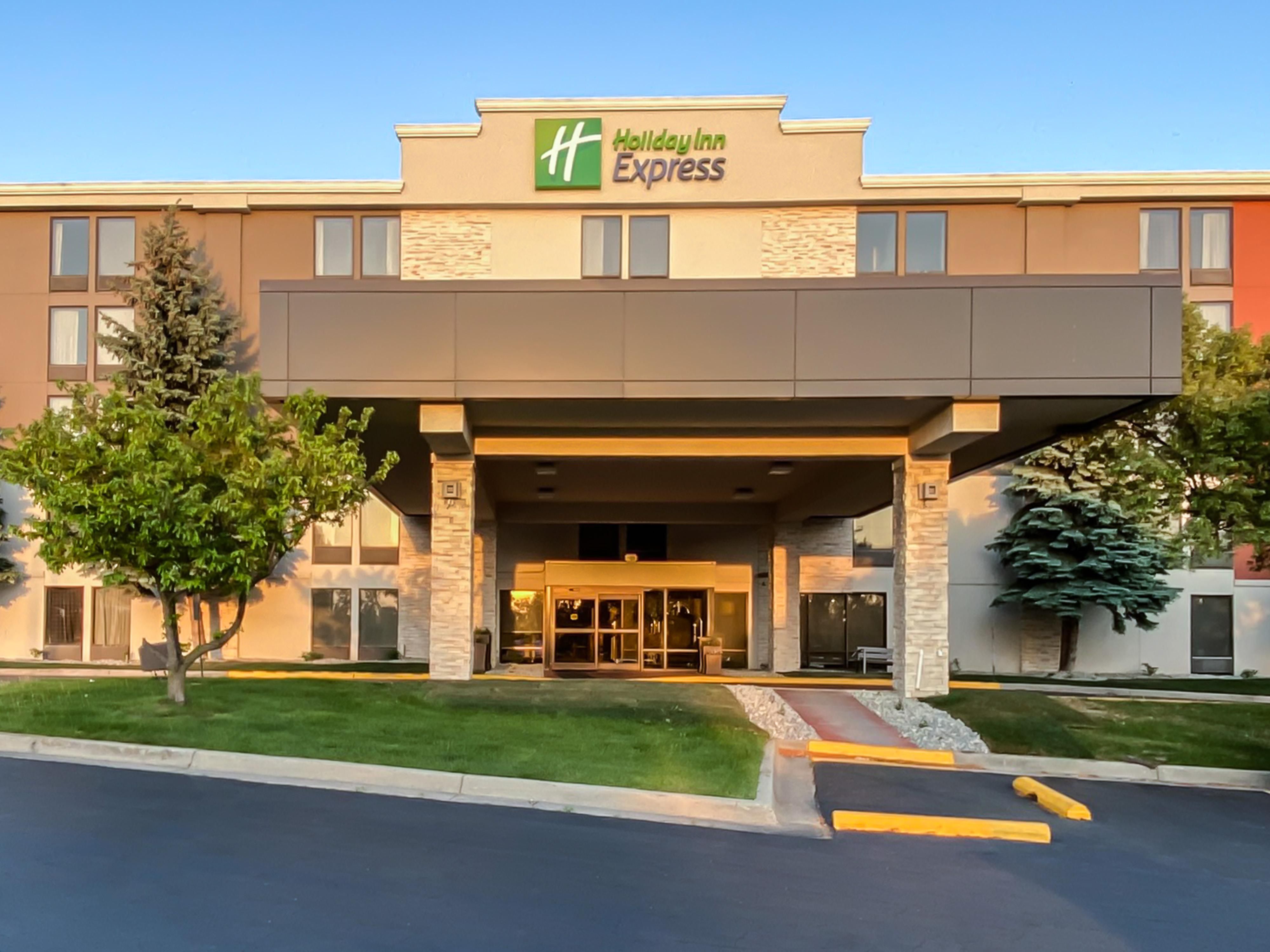 Hotels in Flint, MI | Holiday Inn Express Flint-Campus Area