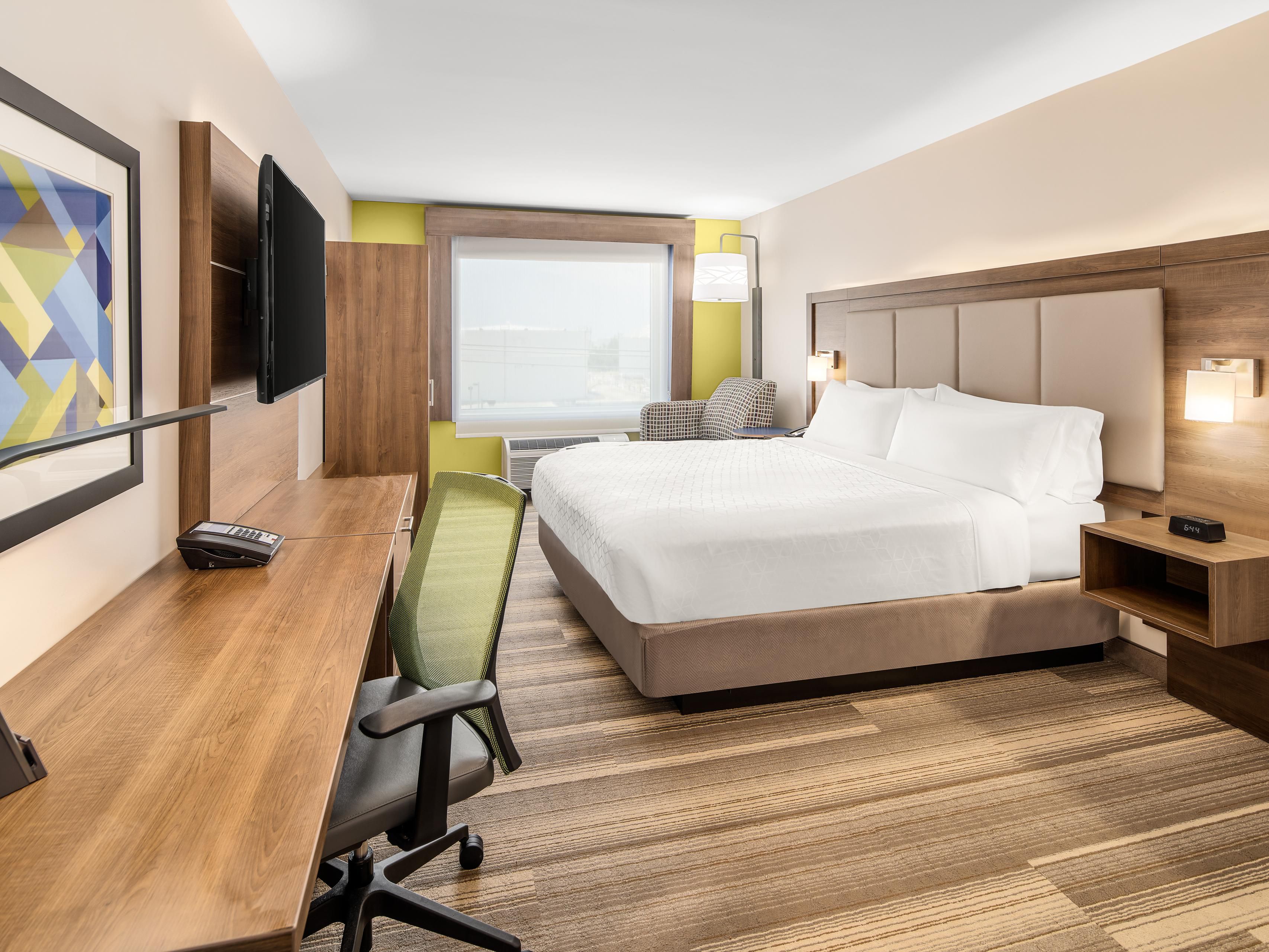Holiday Inn Express Ft. Lauderdale Cruise-Airport Guest Room & Suite ...