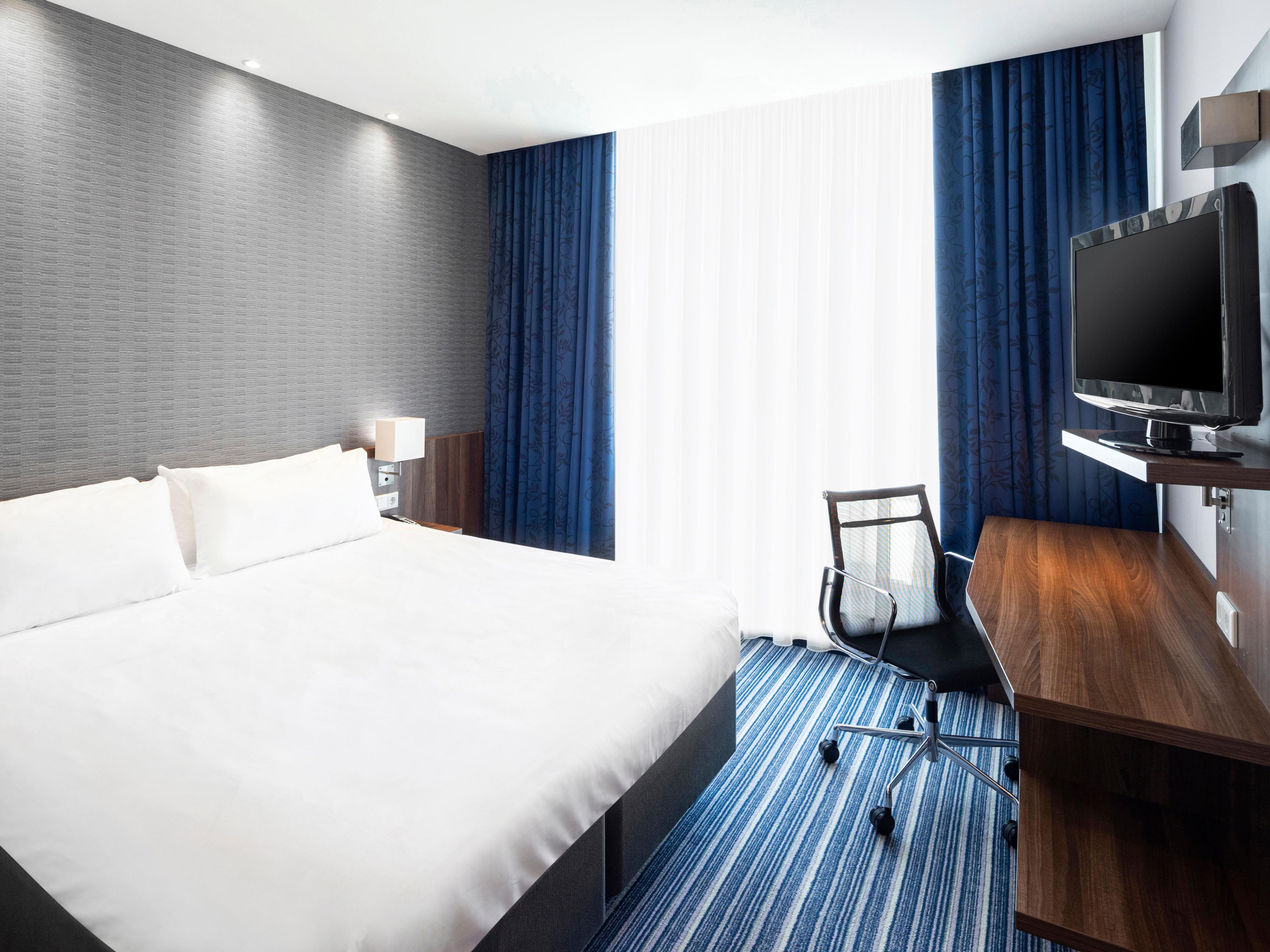 Holiday Inn Express Amsterdam - Schiphol Guest Room & Suite Options