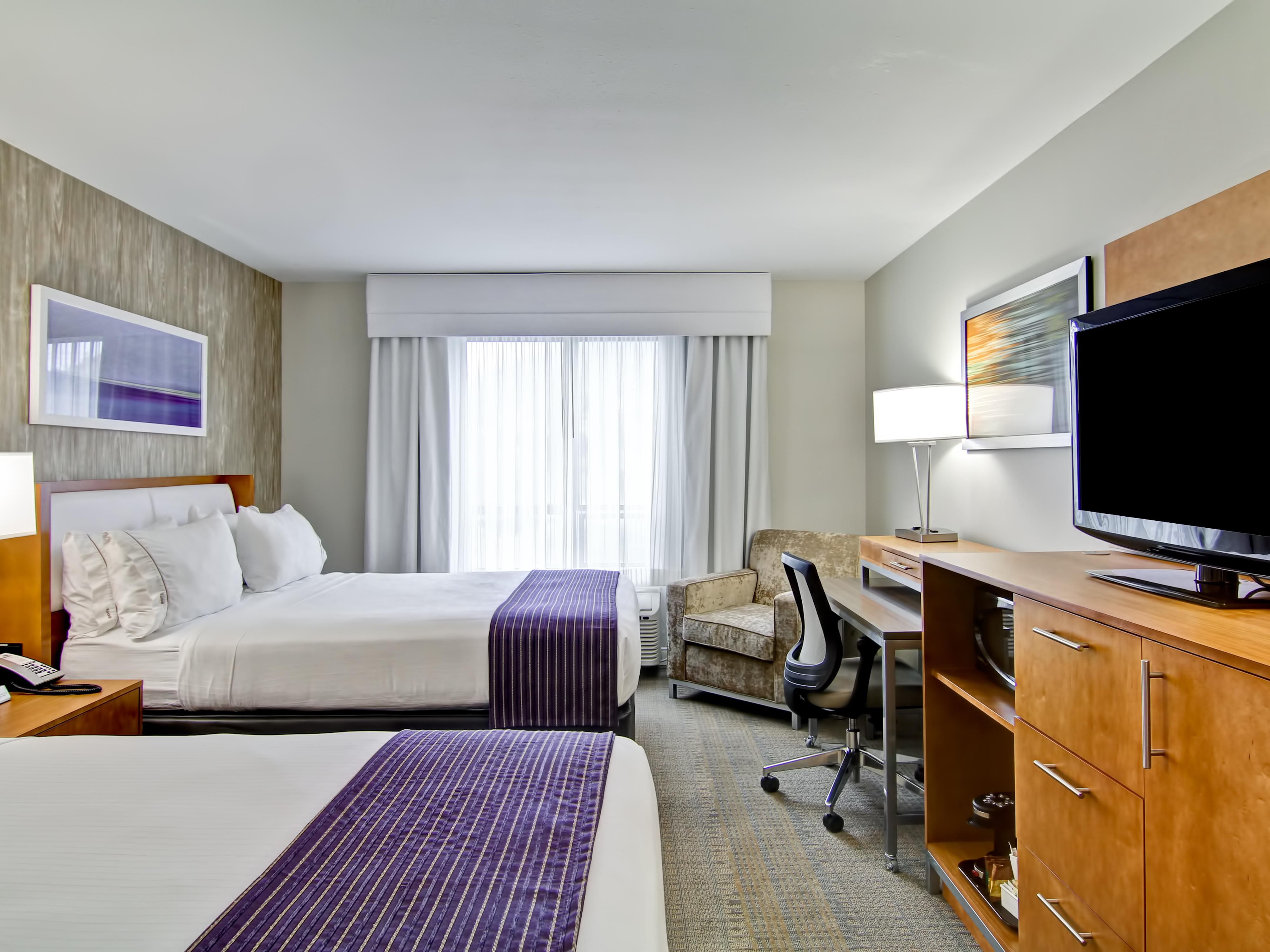 Holiday Inn Express Kamloops Guest Room & Suite Options