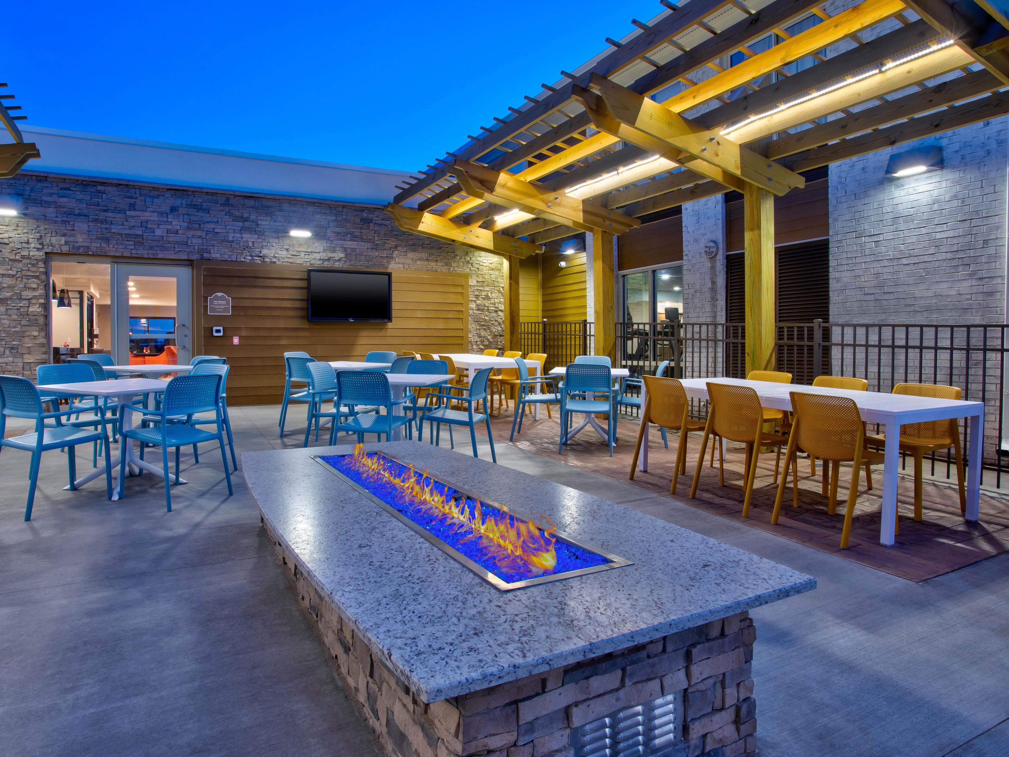 Hotel with Pool in North Carolina | Holiday Inn Express Kitty Hawk ...