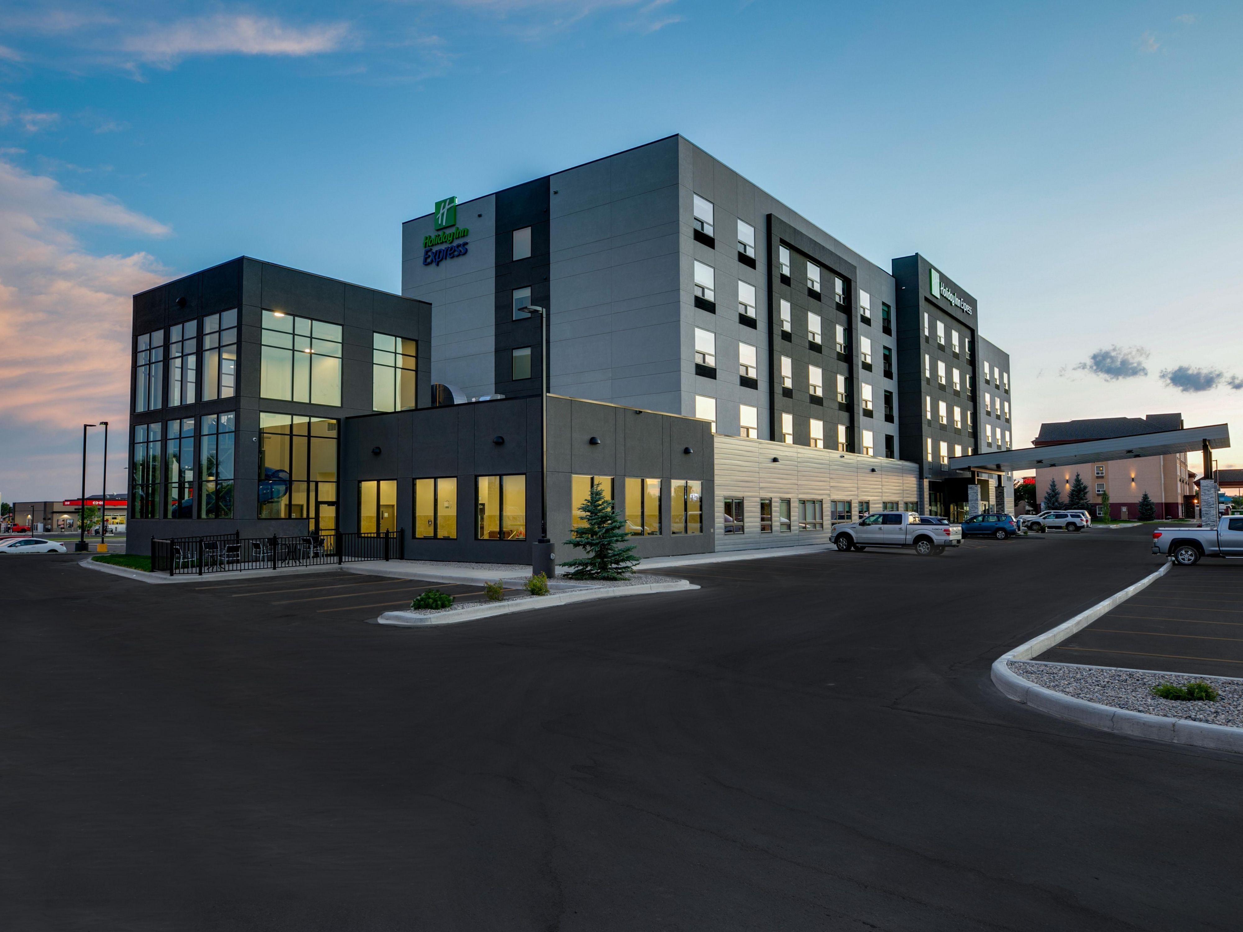 Boutique Hotel in Lethbridge | Holiday Inn Express Lethbridge Southeast
