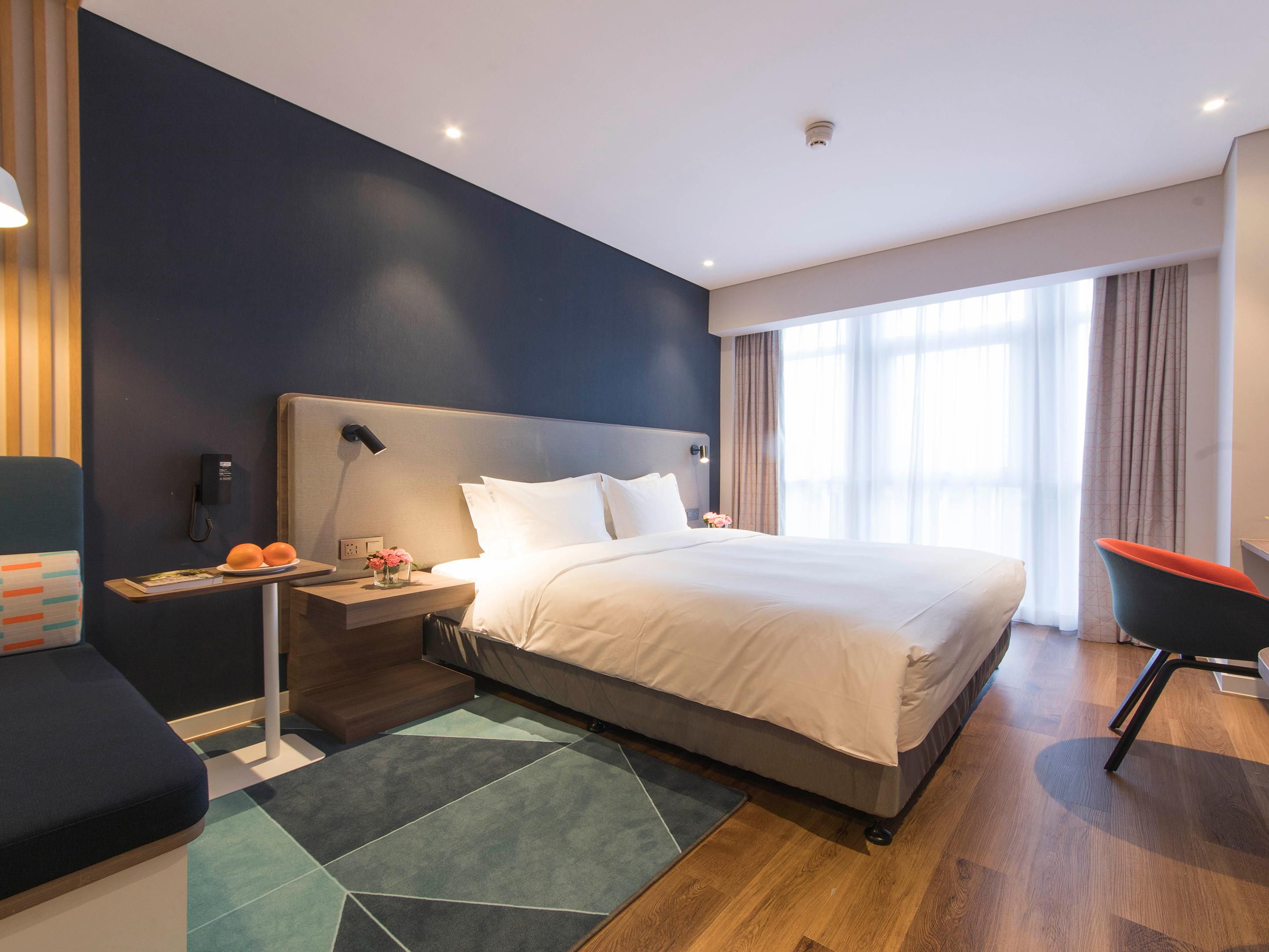 The hotel is located in Liyang Yanshan New Area / Holiday Inn express ...