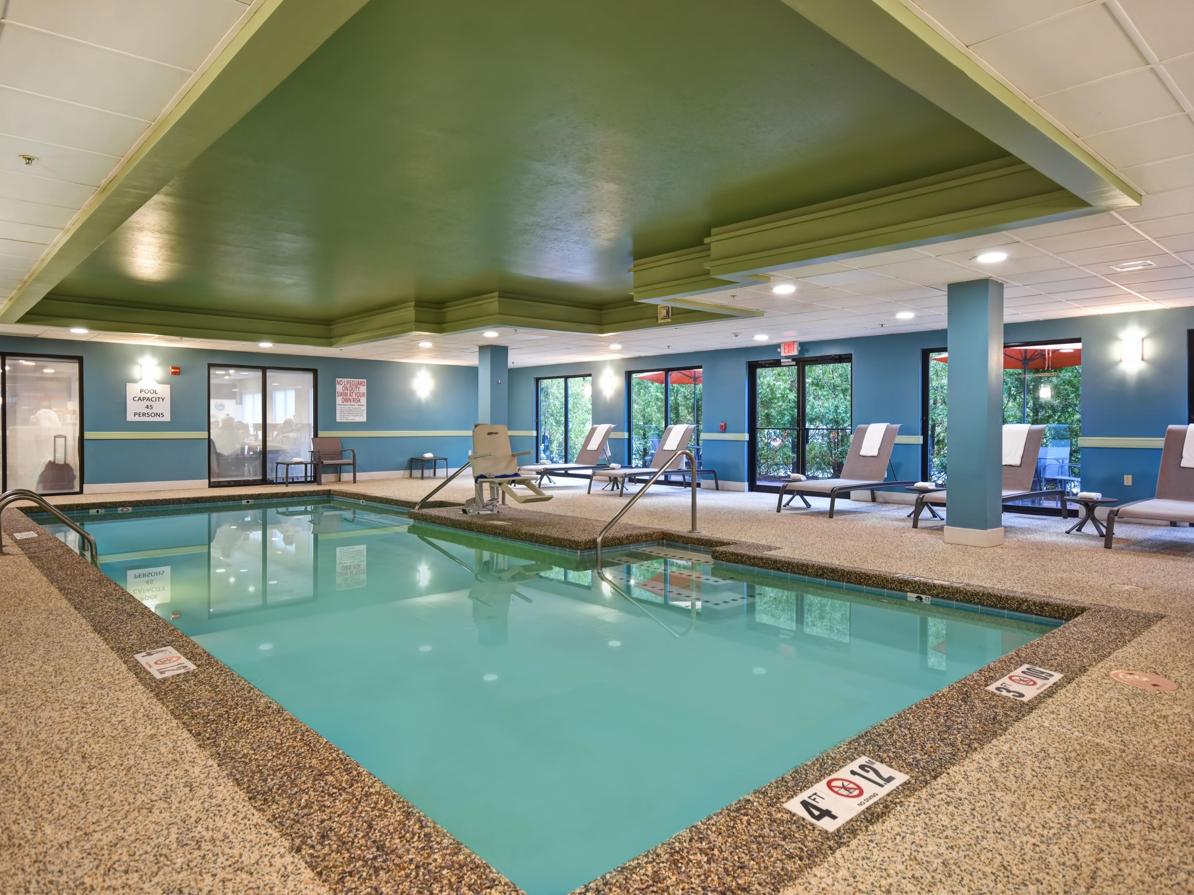 Middletown, RI Hotels near Newport | Holiday Inn Express Newport North ...