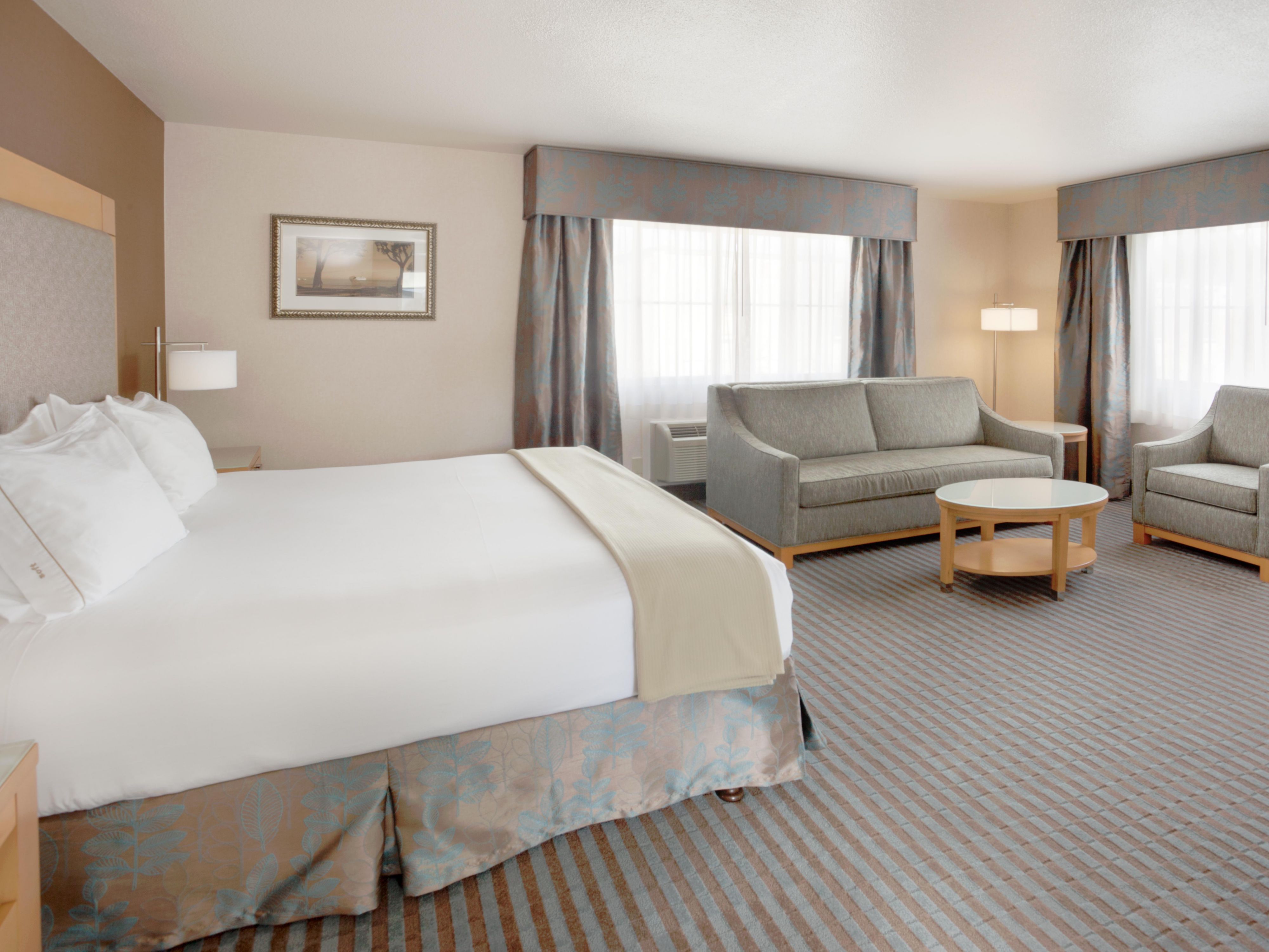 Rooms & Suites