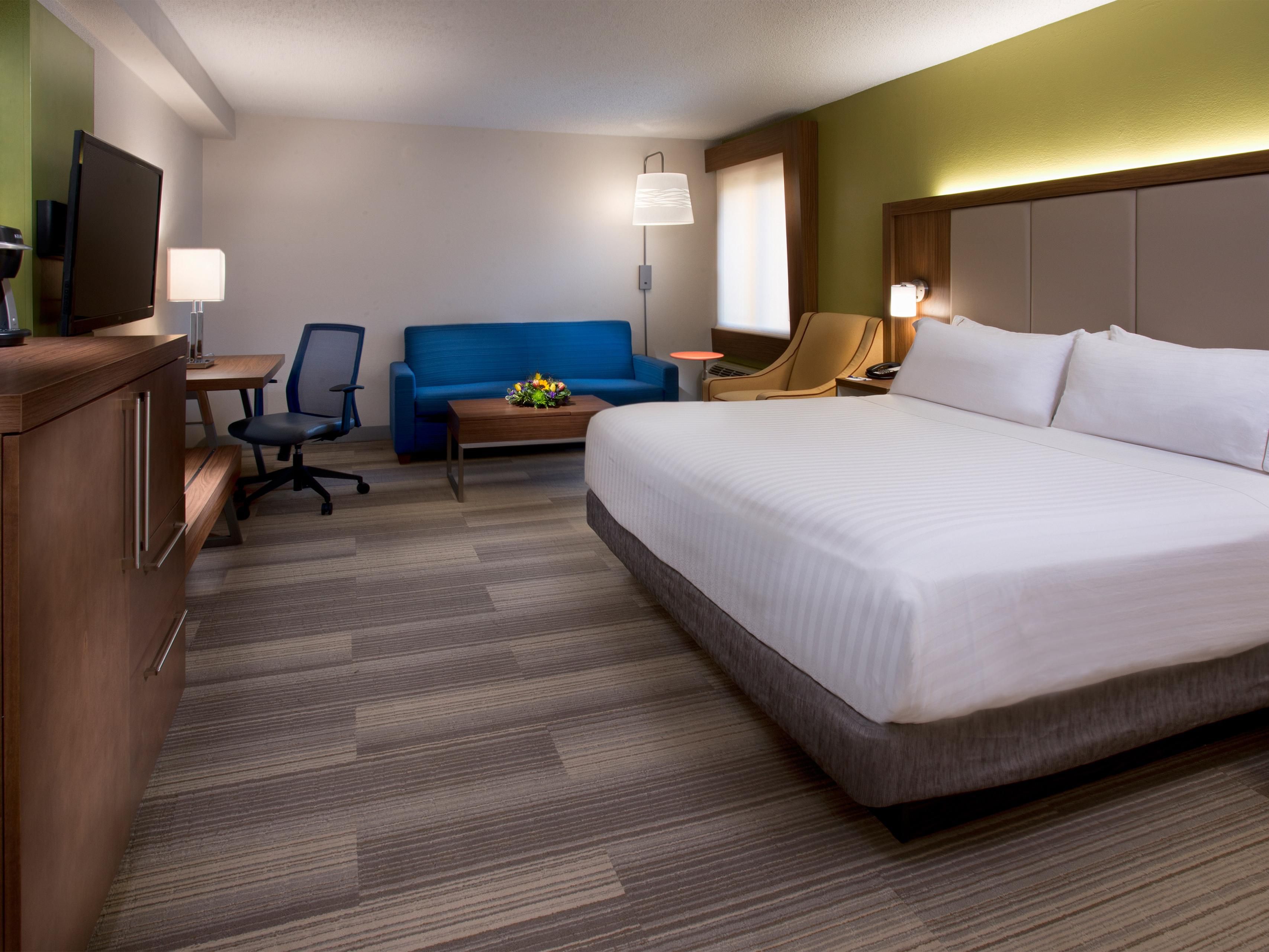 Holiday Inn Express Nashville Airport Guest Room & Suite Options