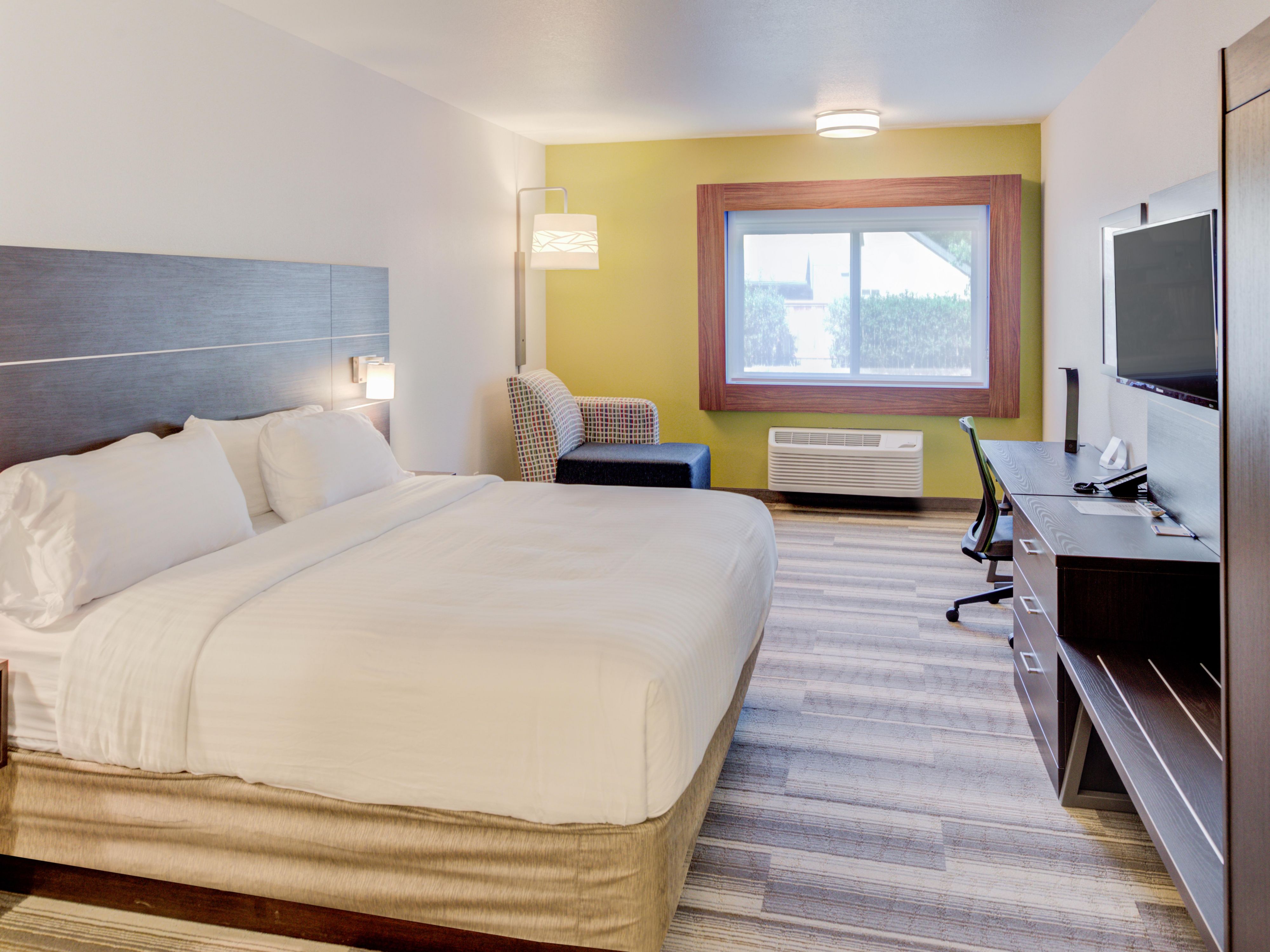 McMinnville, Oregon Wine Country Hotels | Holiday Inn Express Newberg ...