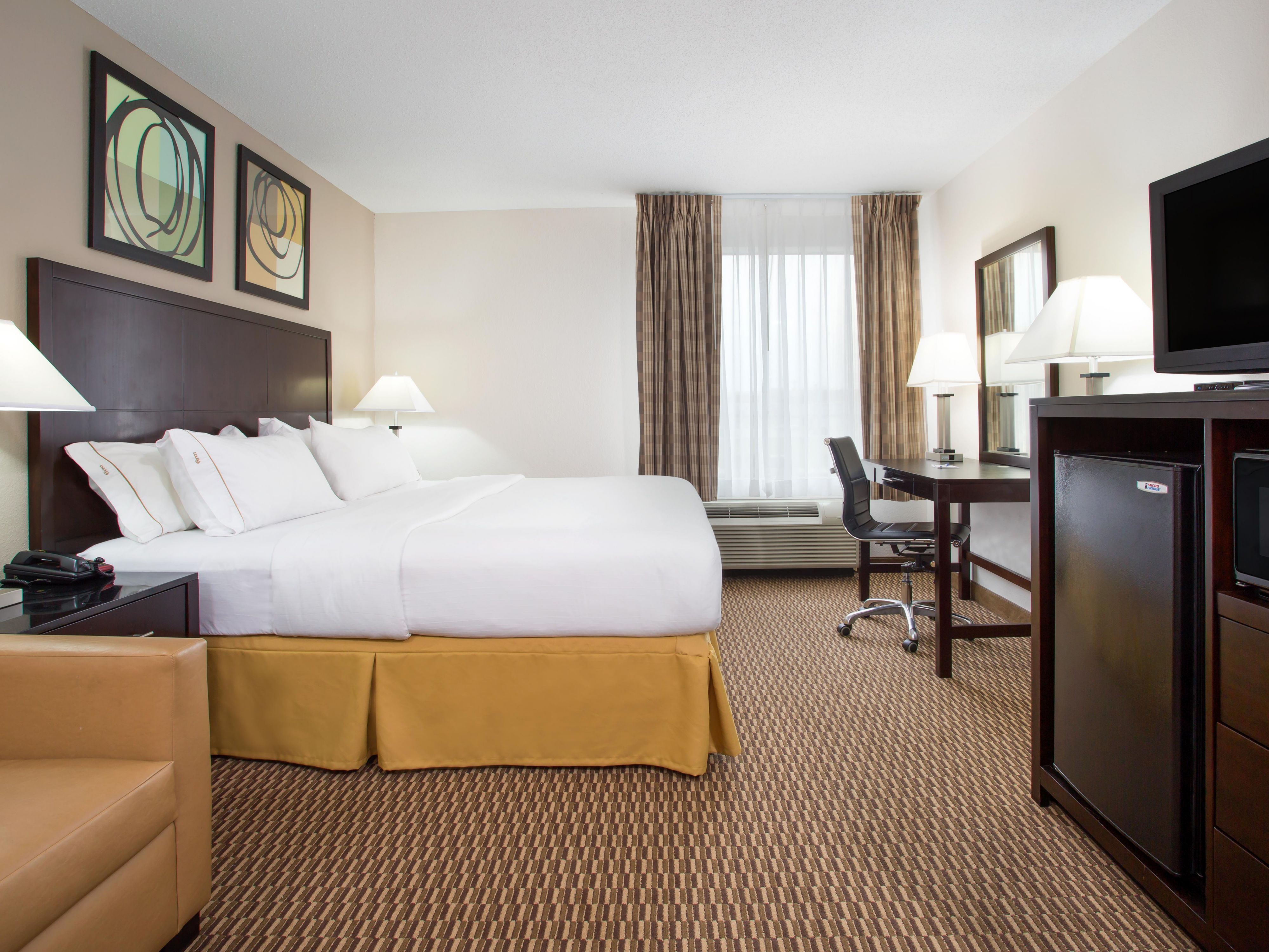 Holiday Inn Express Lexington-Sw (Nicholasville) Guest Room & Suite Options