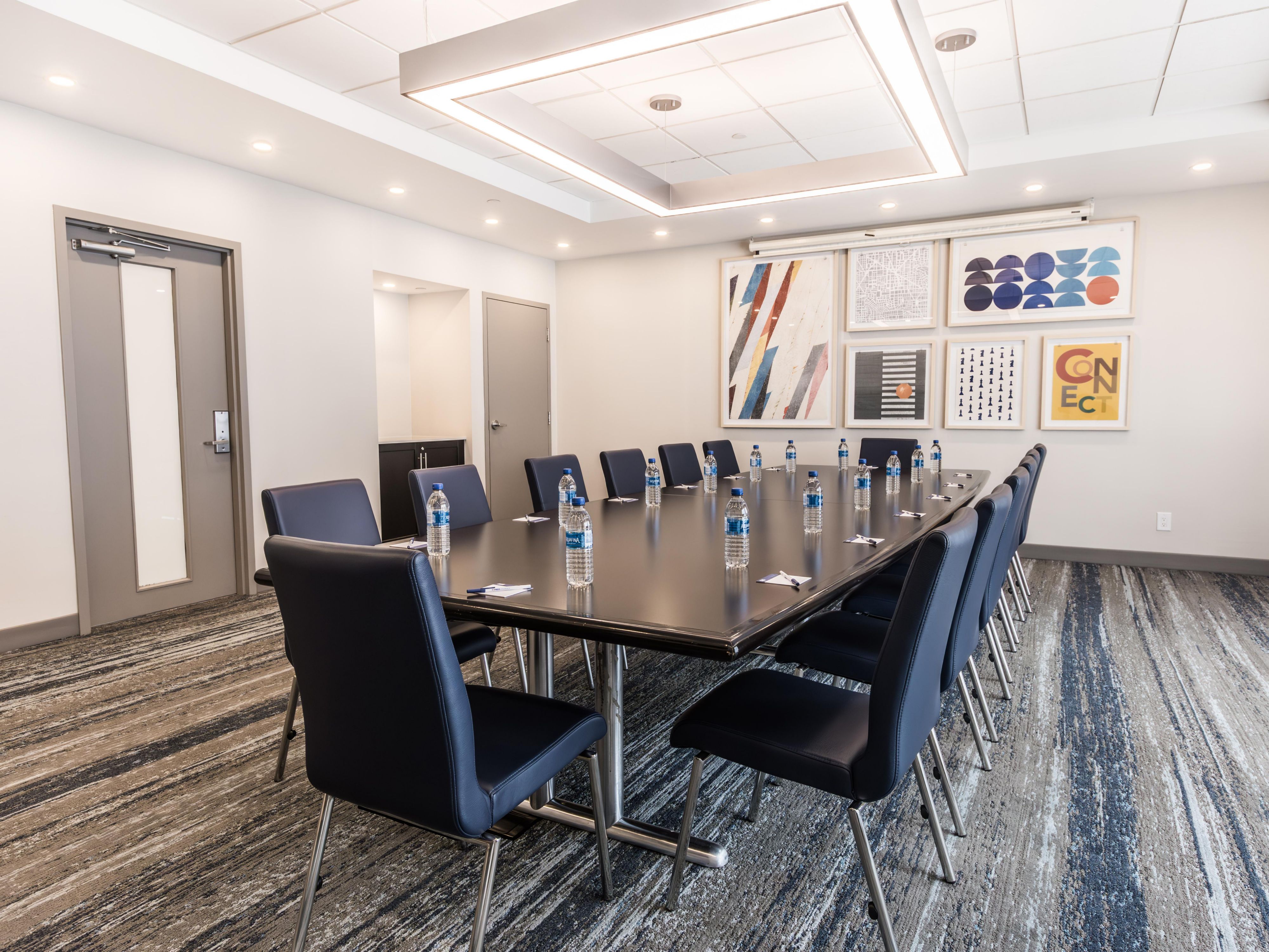 Hotel Near Toronto Airport | Holiday Inn Express Toronto - North York