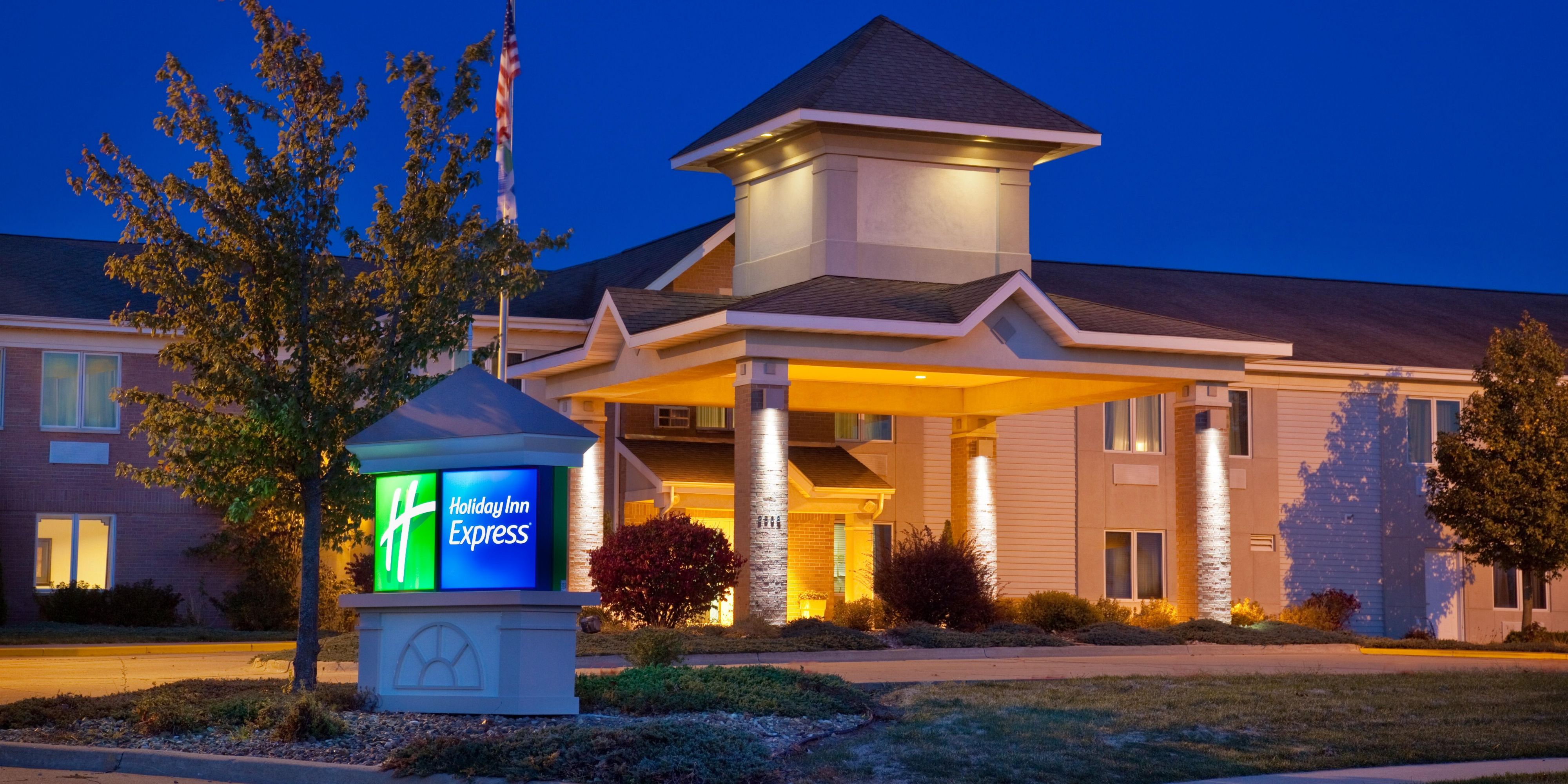 Holiday Inn Express Pella Map Driving Directions Parking Options