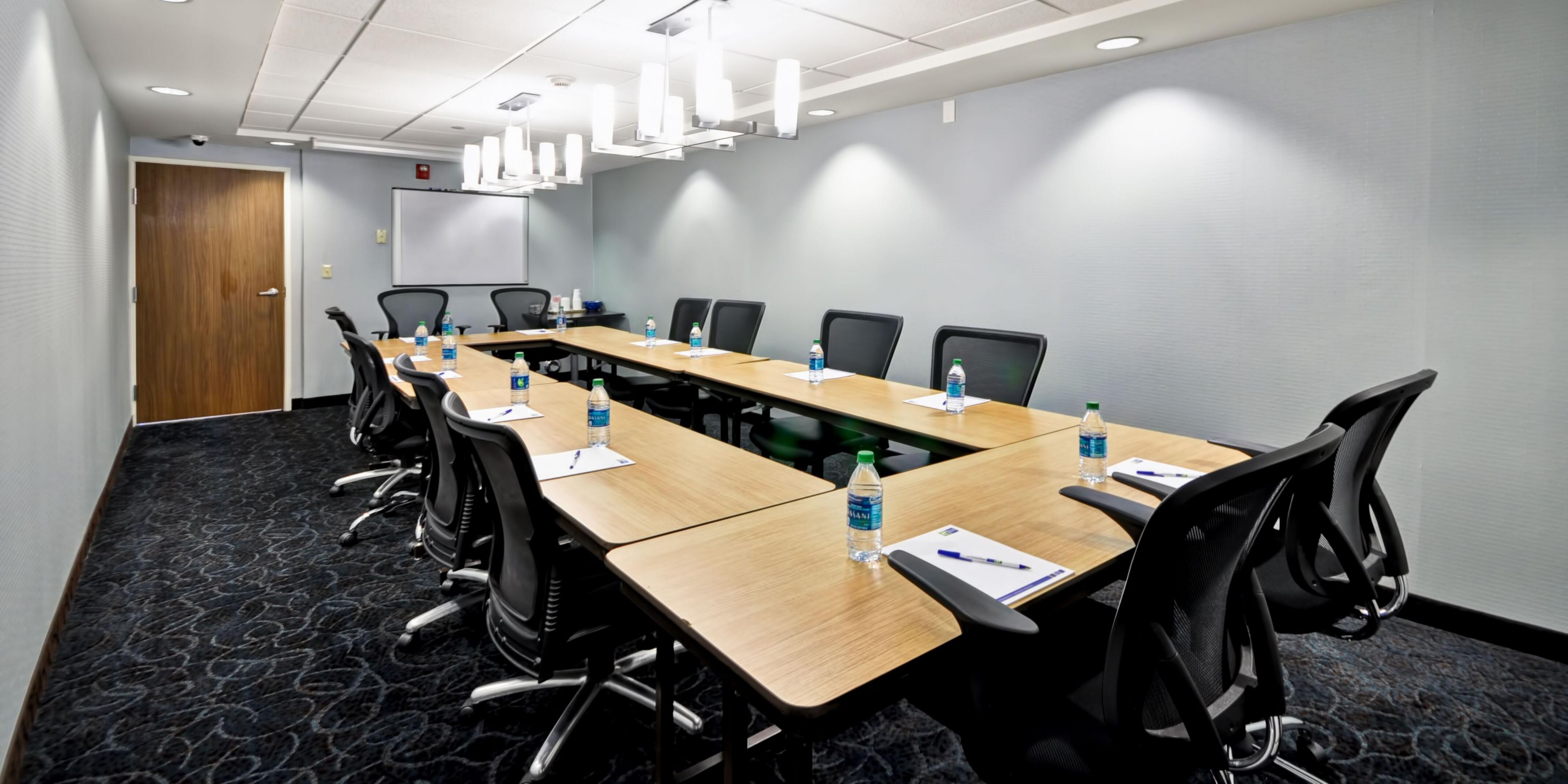 Detroit Airport Hotels in Romulus | Holiday Inn Express Romulus ...