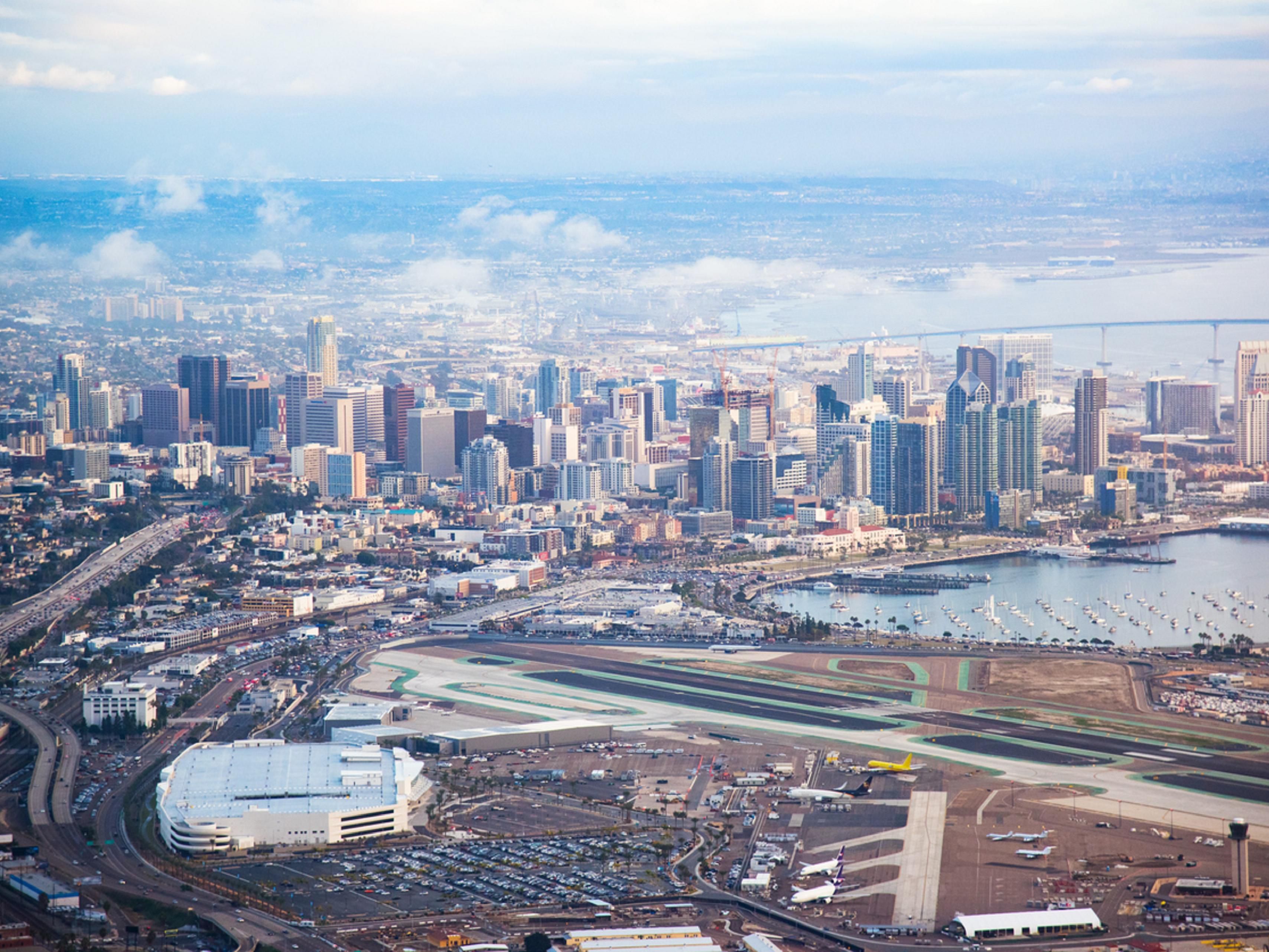 Hotels near San Diego Airport | Holiday Inn Express San Diego Airport ...