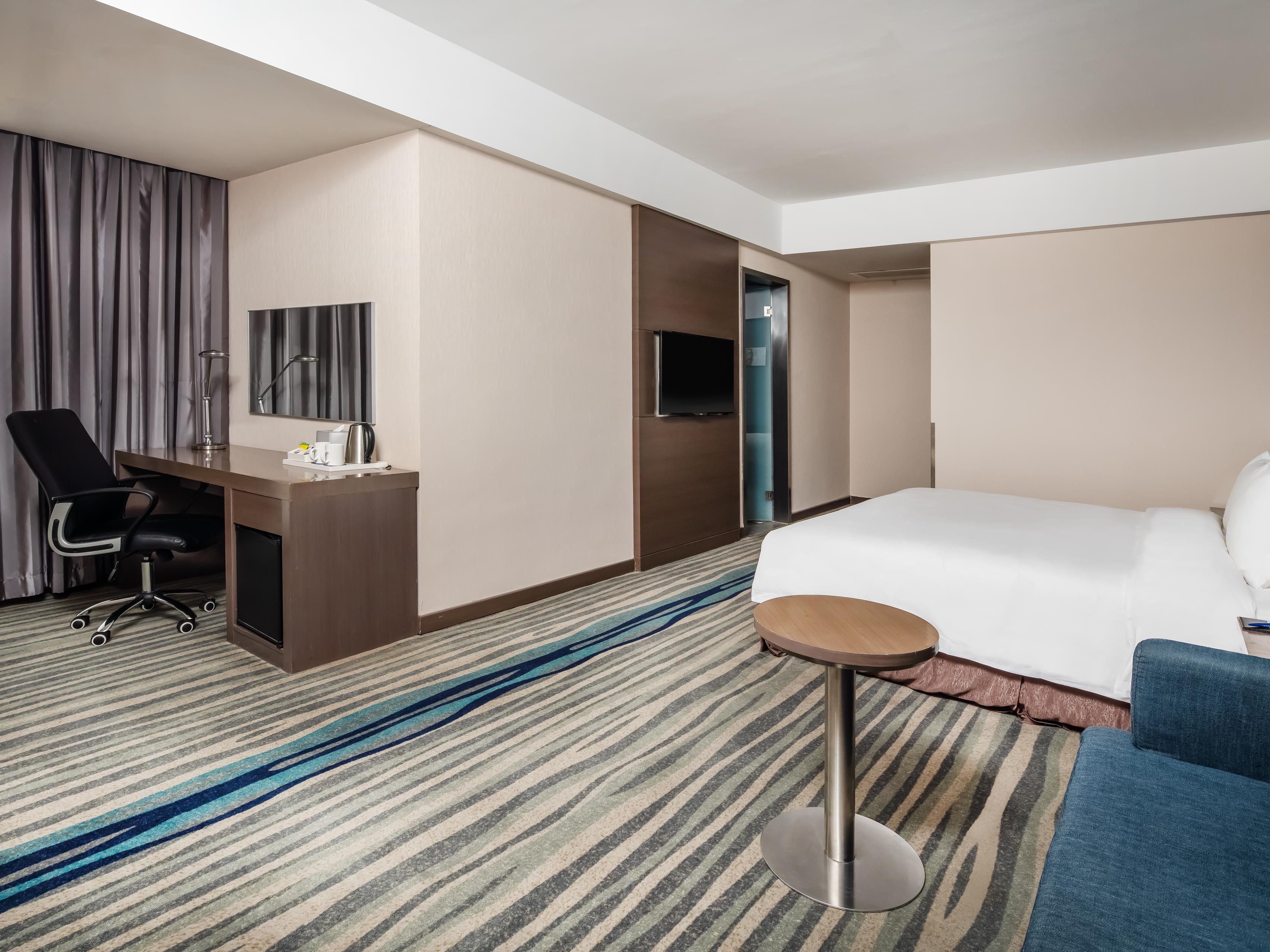 Holiday Inn Express Shenyang North Station Guest Room & Suite Options