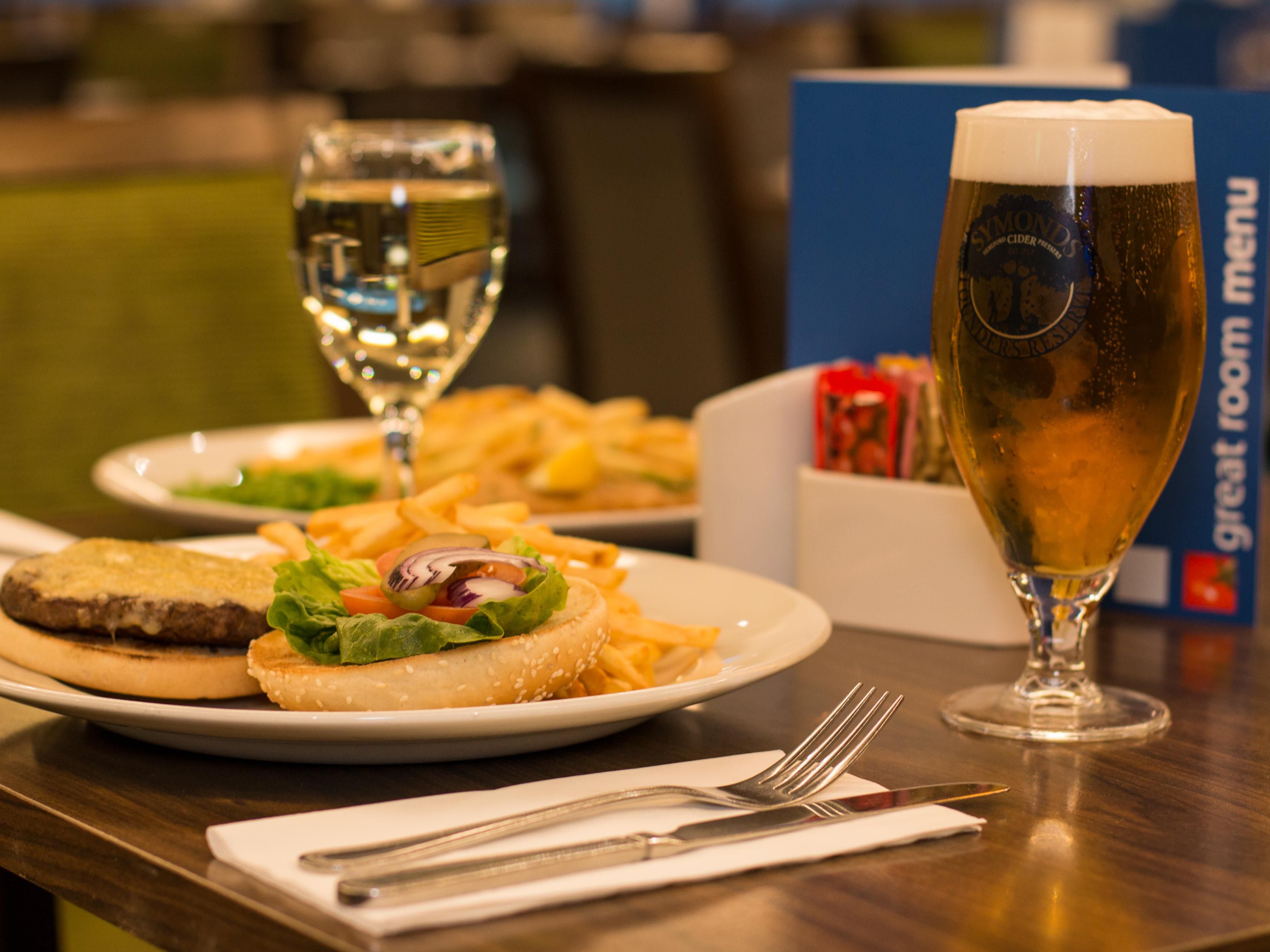 London Heathrow Terminal 5 Hotels | Holiday Inn Express London ...