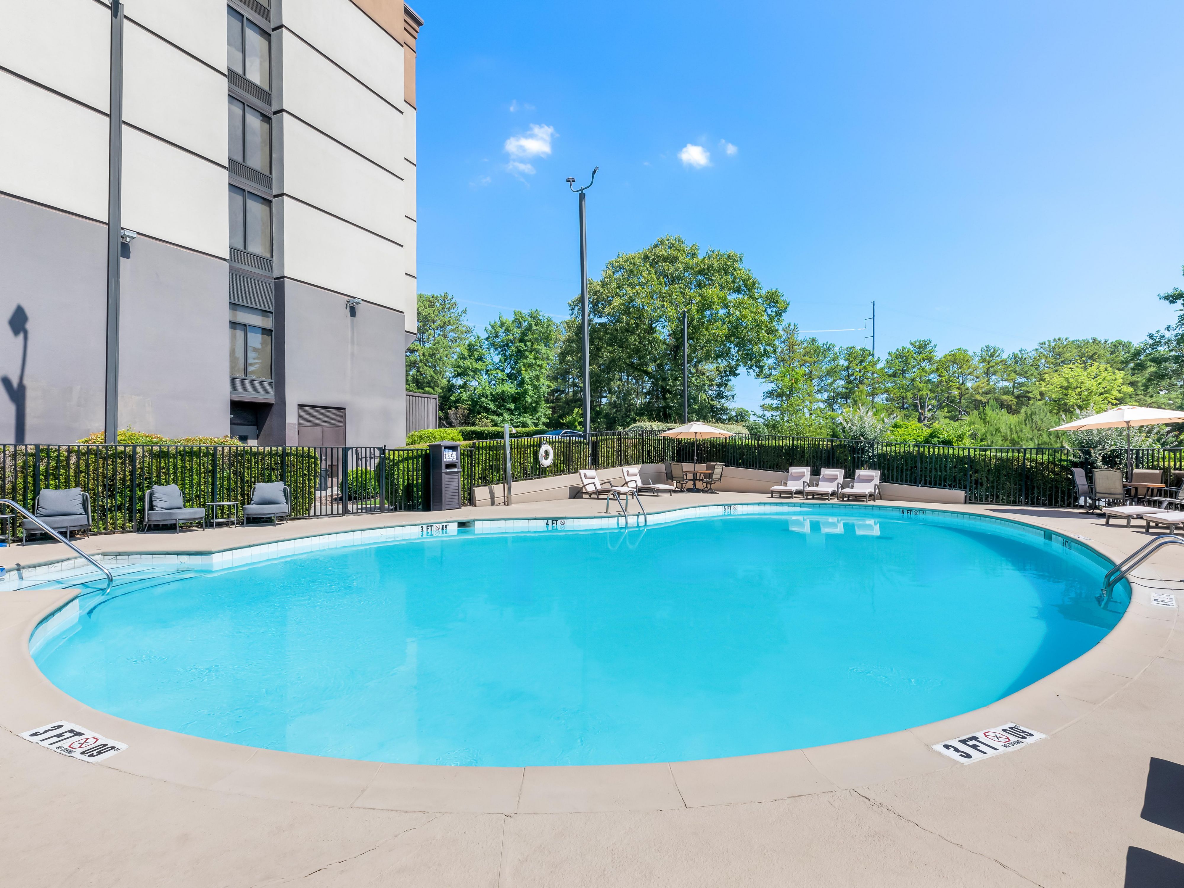 Hotel Near Truist Park In Smyrna, GA | Holiday Inn Express Atlanta ...