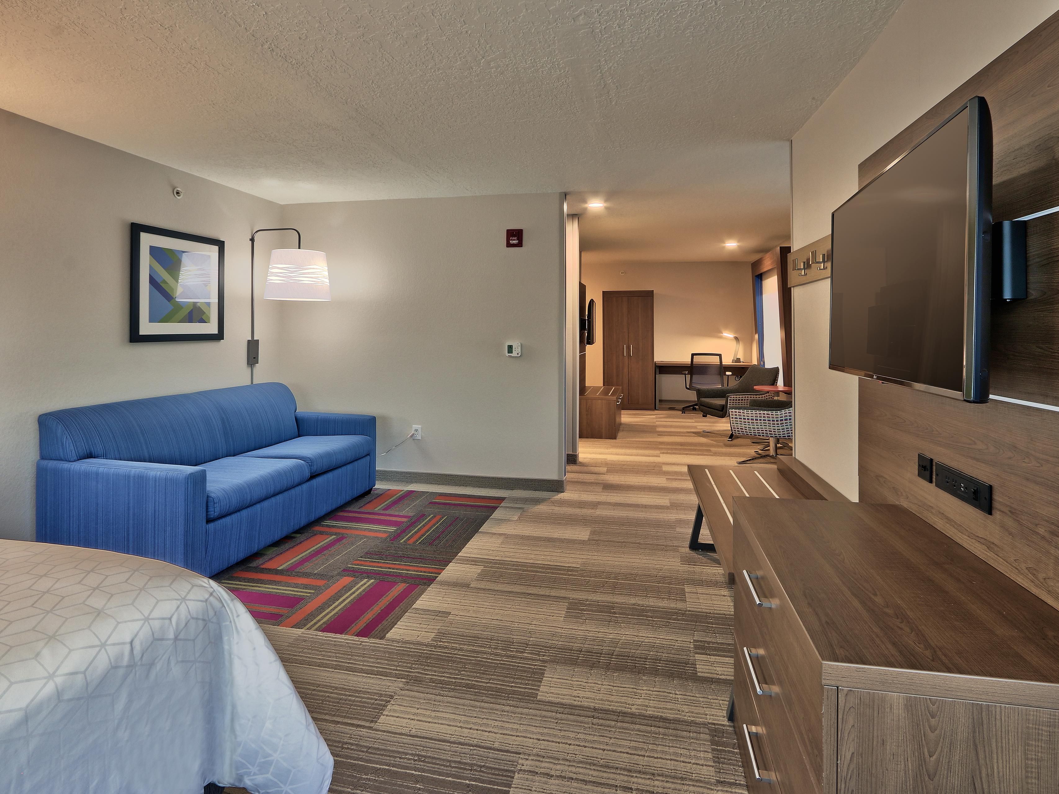 Rooms & Suites