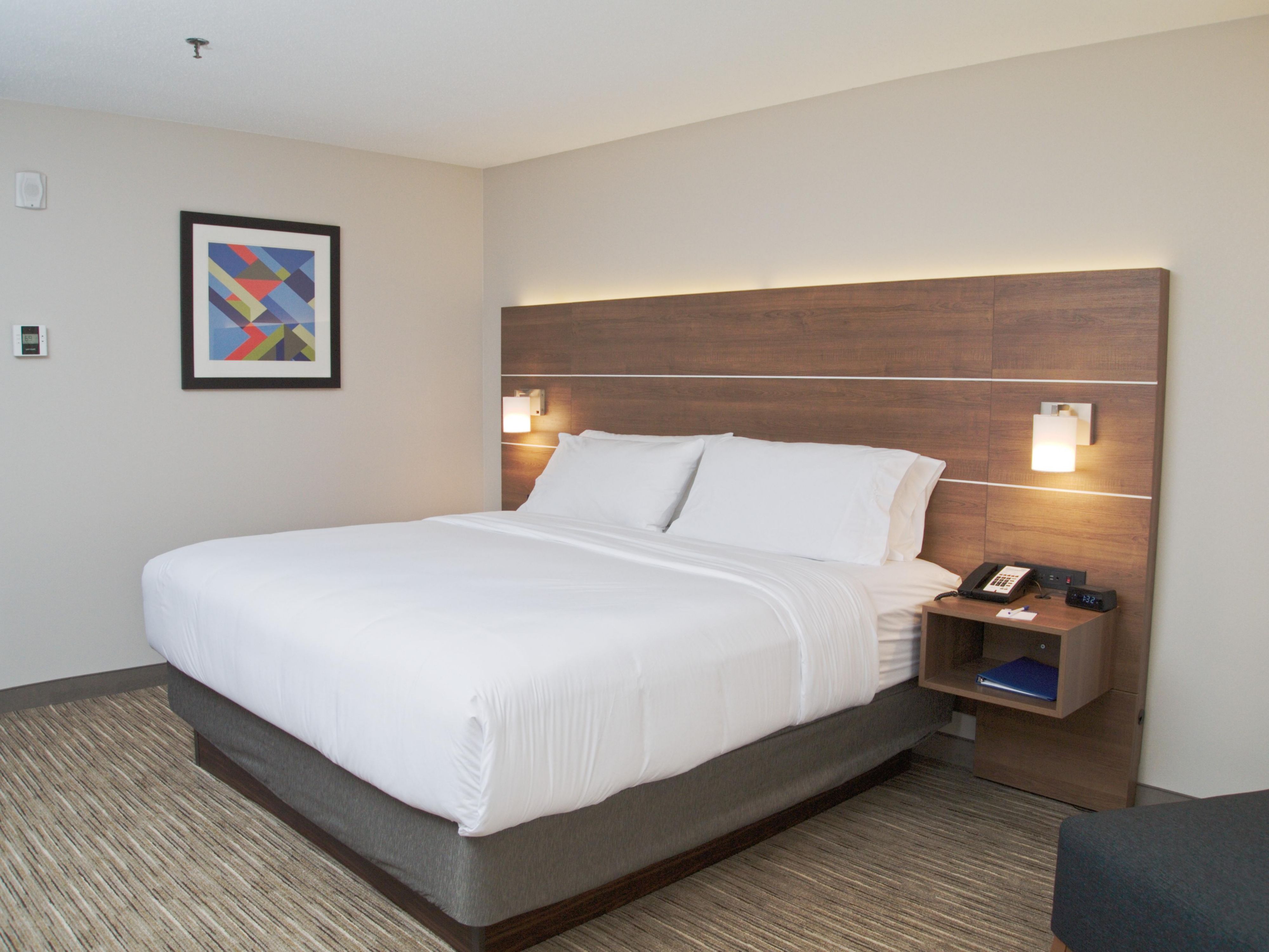 Holiday Inn Express South Burlington Guest Room & Suite Options