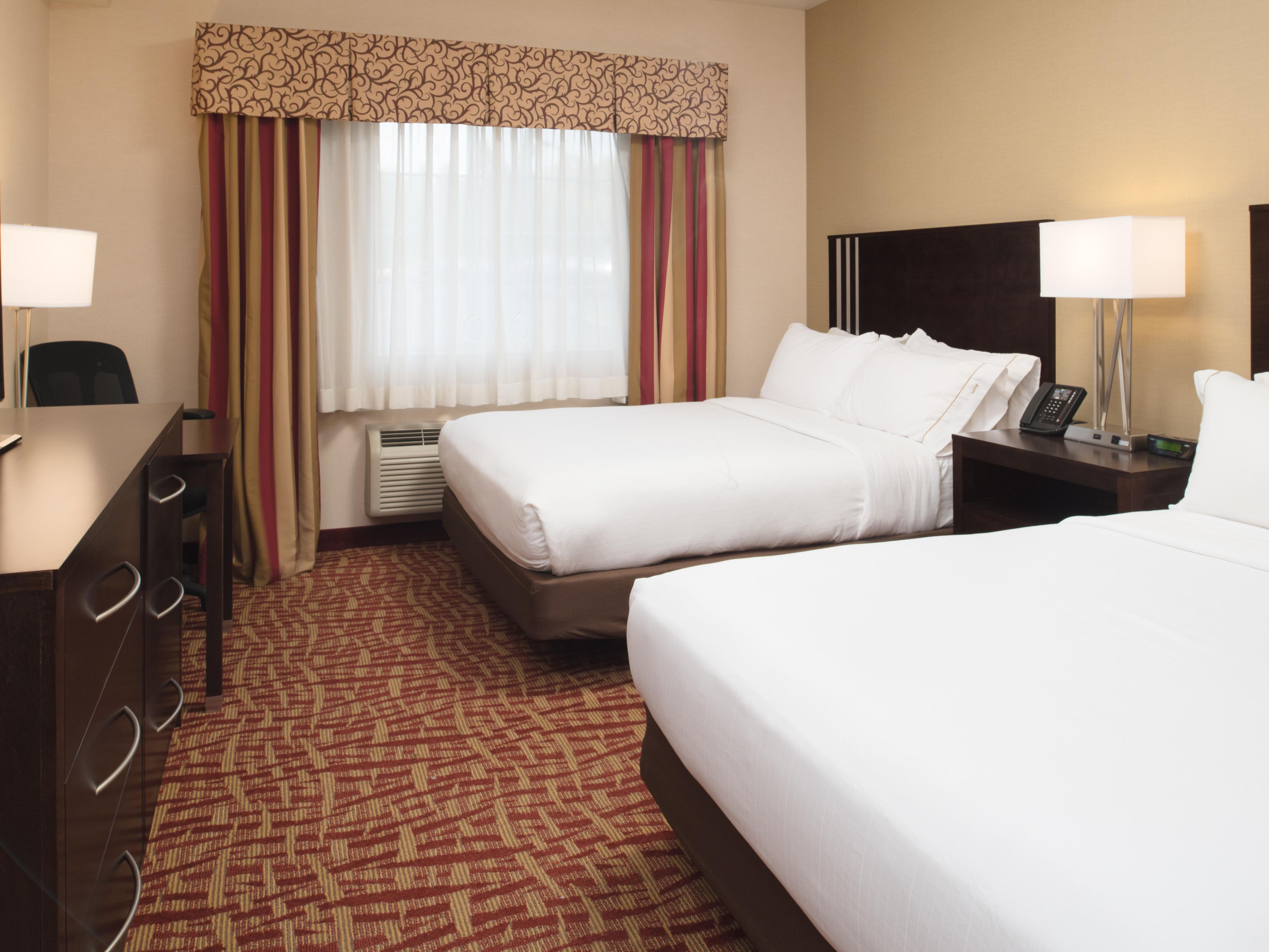 Holiday Inn Express Spokane-Valley Guest Room & Suite Options