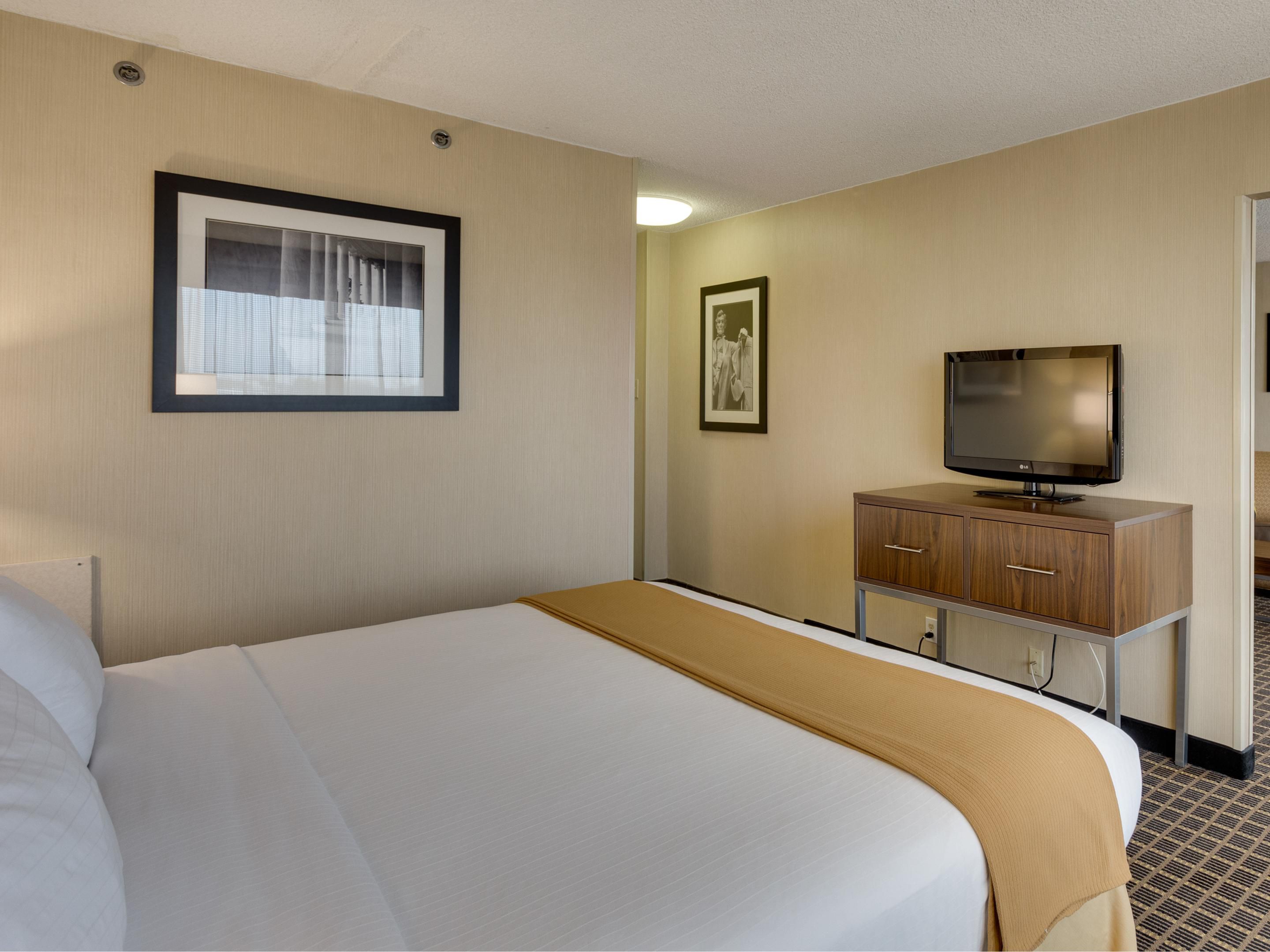 Holiday Inn Express Washington DC SW - Springfield Guest Room & Suite ...