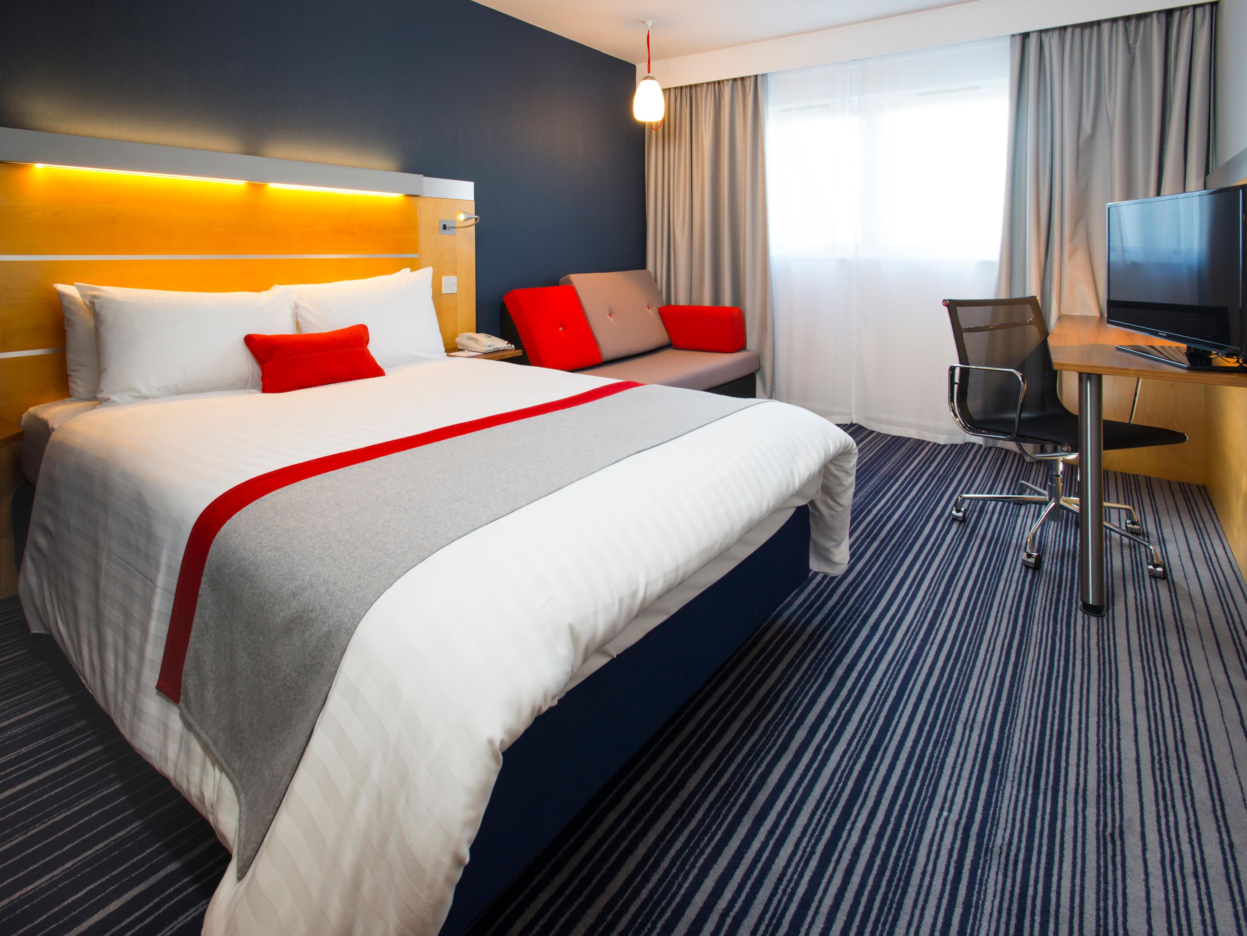 Epsom Hotels: Holiday Inn Express London - Epsom Downs