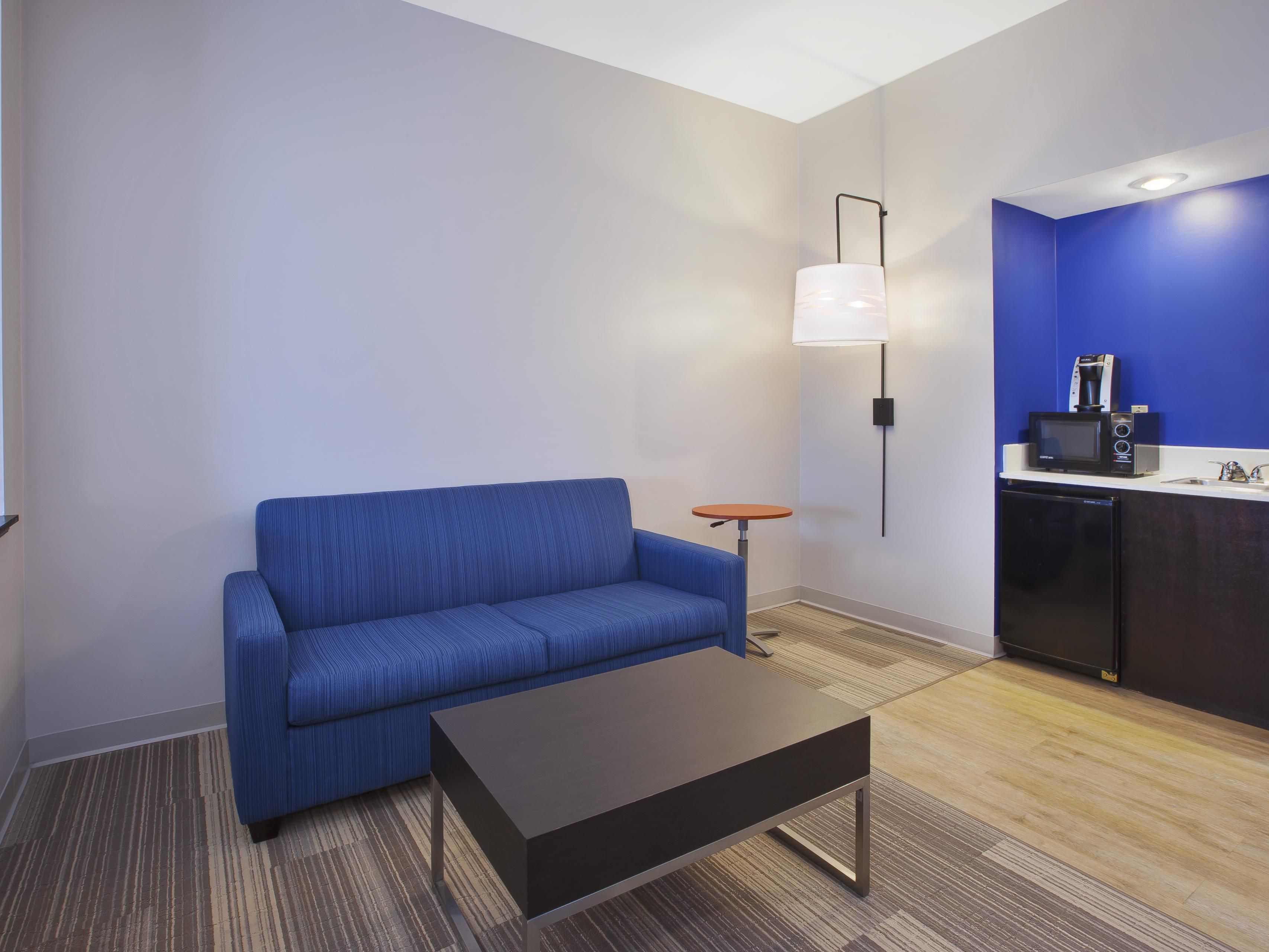 Holiday Inn Express Tiffin Guest Room & Suite Options