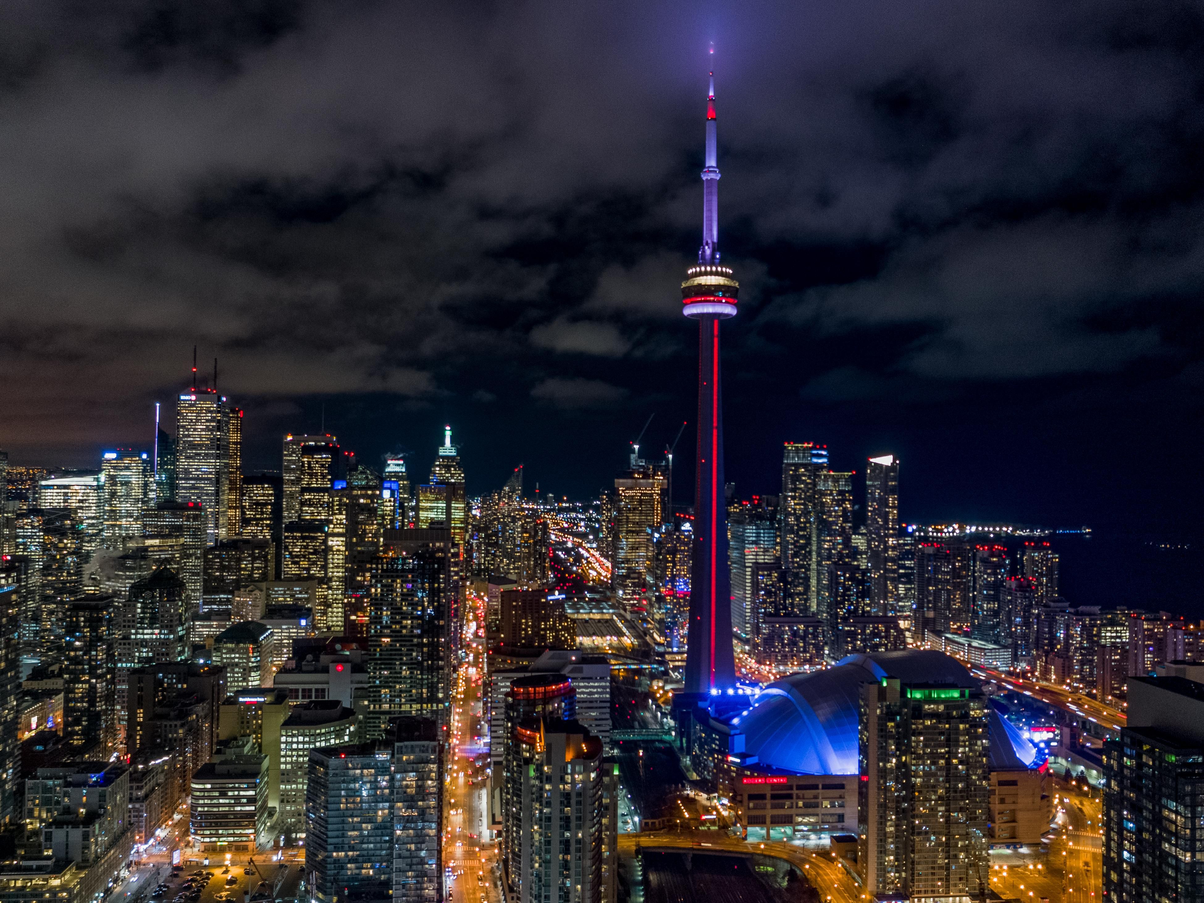 Downtown Hotels near Union Station | Holiday Inn Express Toronto ...