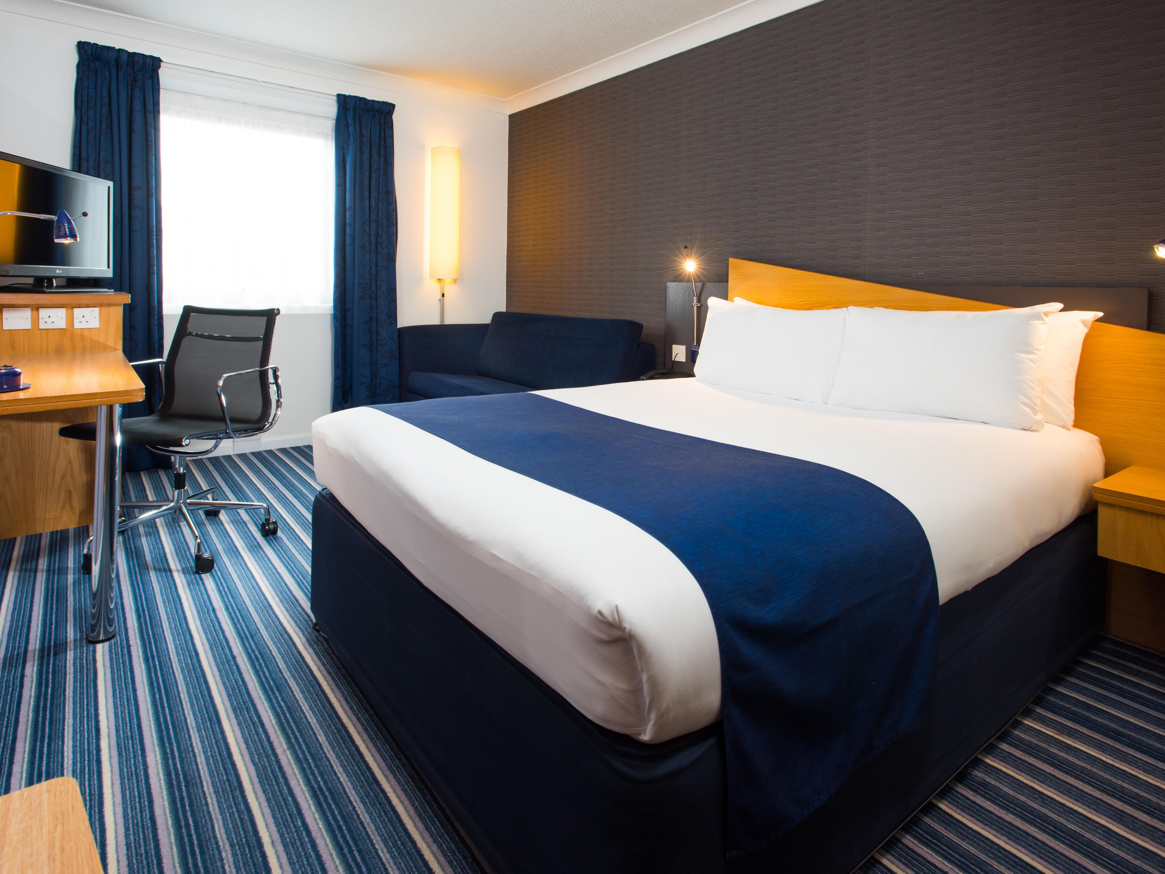 Clapham Junction Hotels | South West London | Holiday Inn Express ...