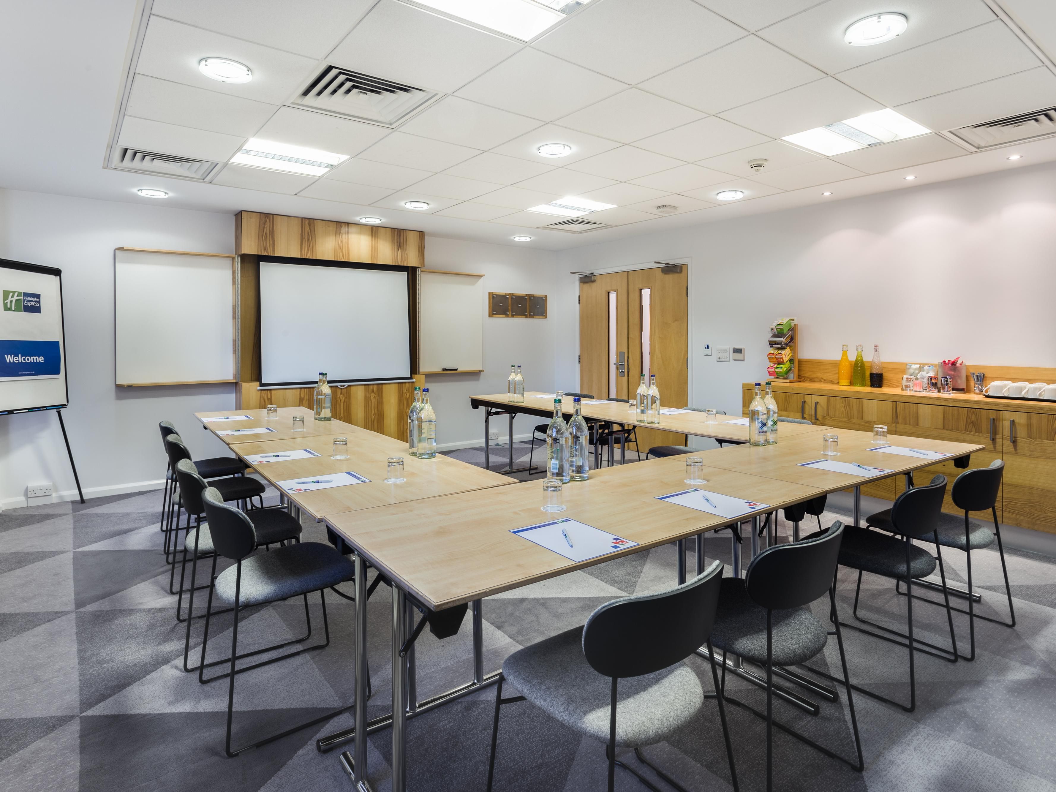 Holiday Inn Express Hotel London - Watford Junction