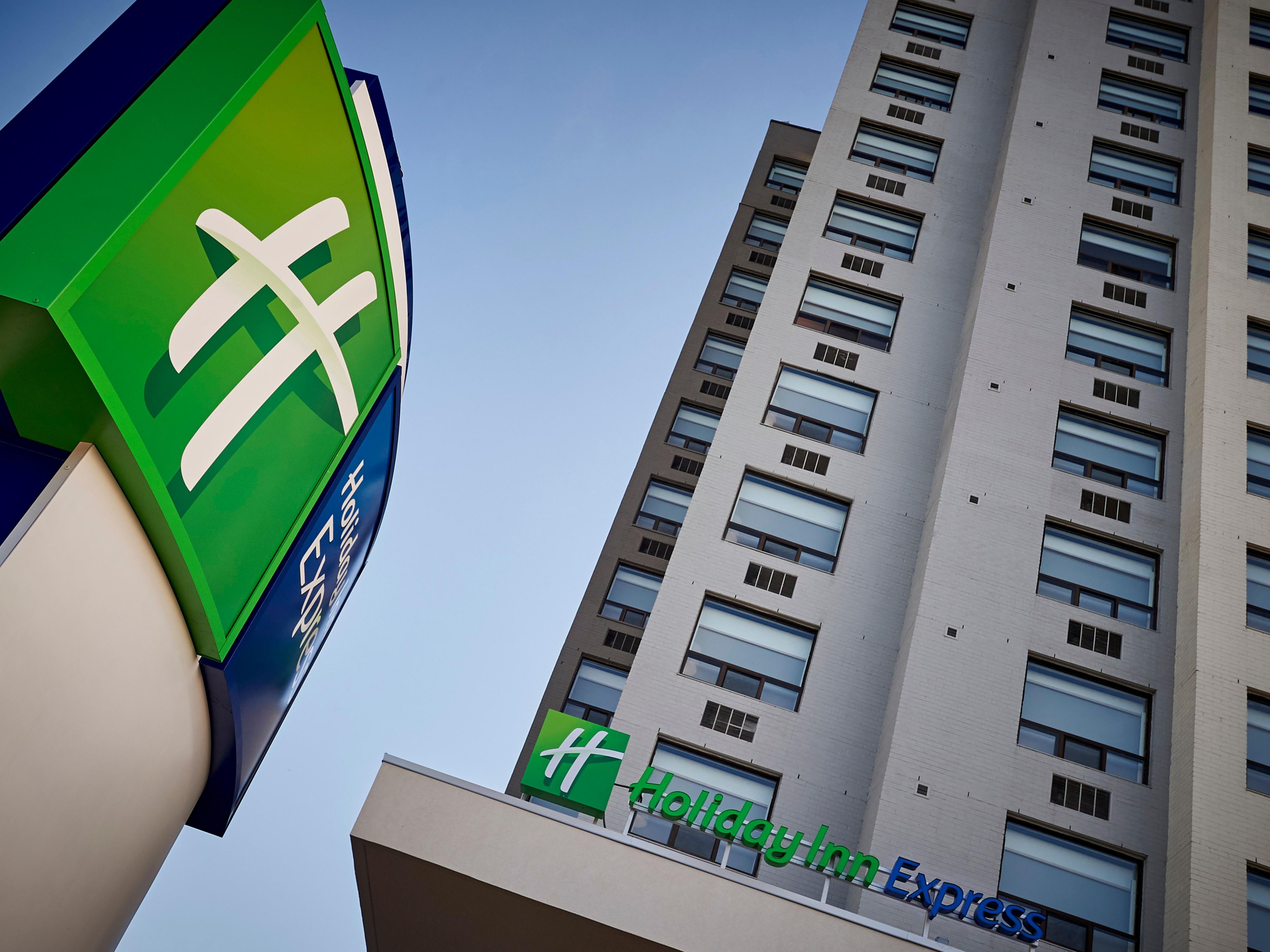 Holiday Inn Express Windsor Waterfront - Windsor, Canada