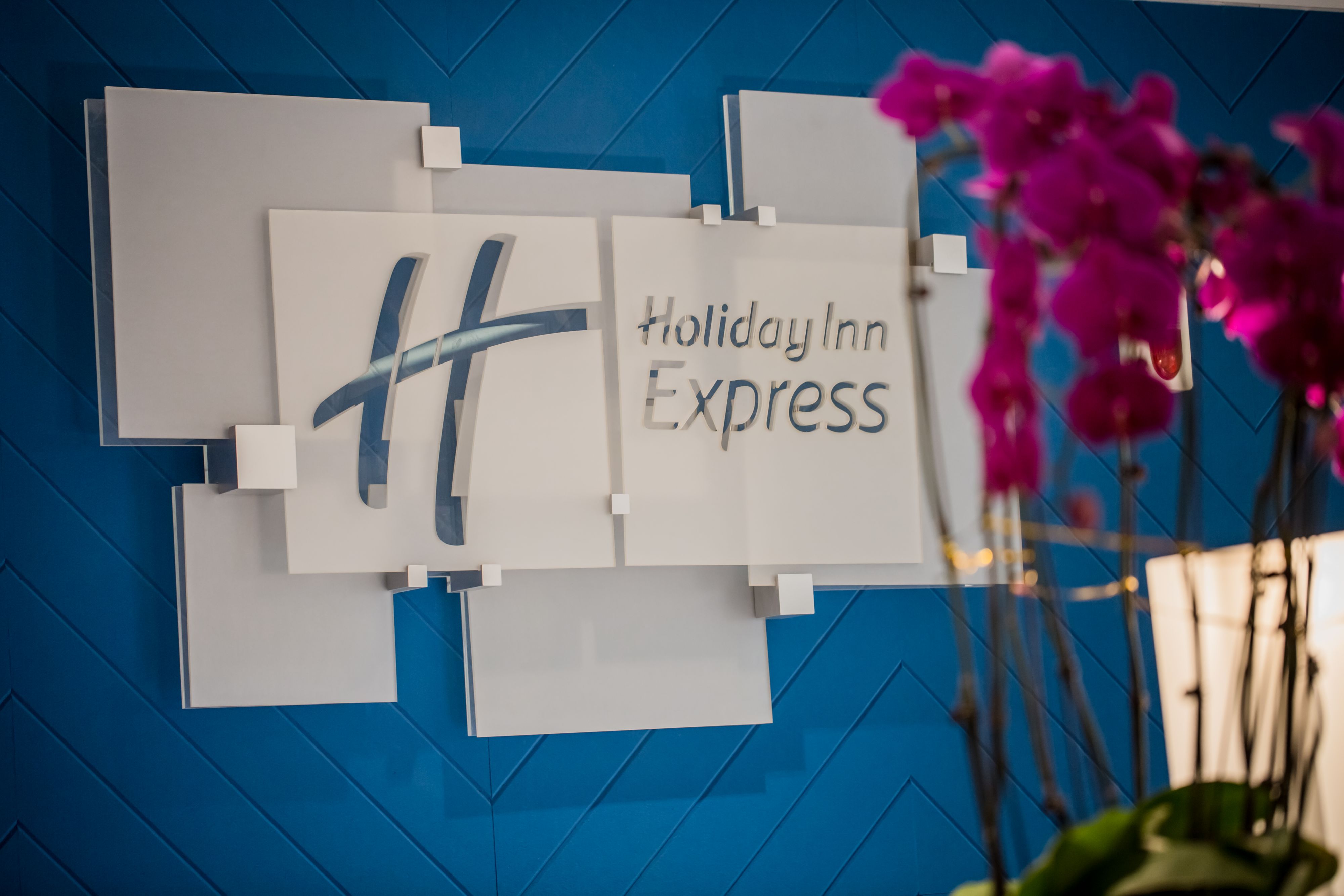 Holiday Inn Express Logo Download