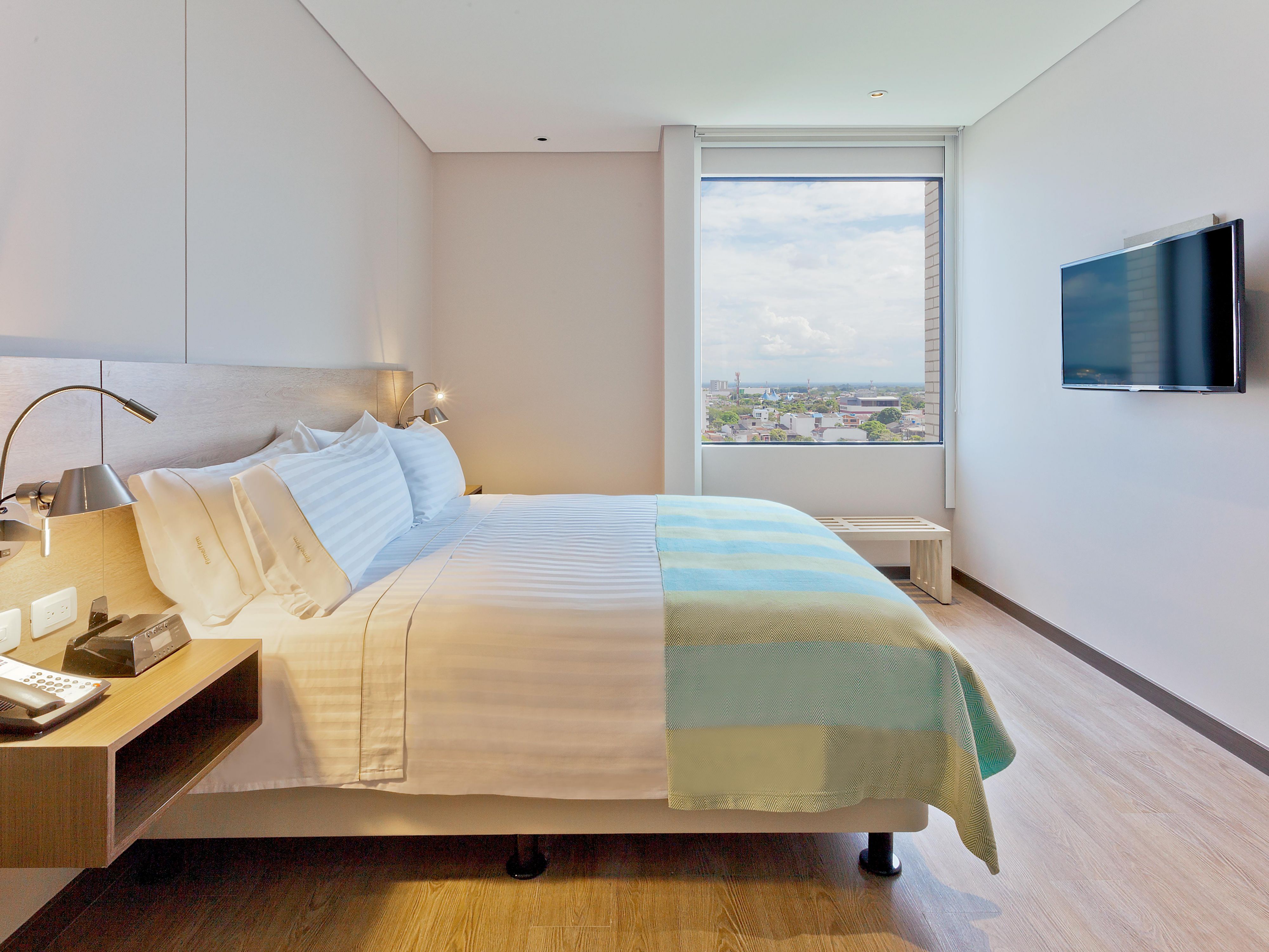 Holiday Inn Express Yopal Guest Room & Suite Options