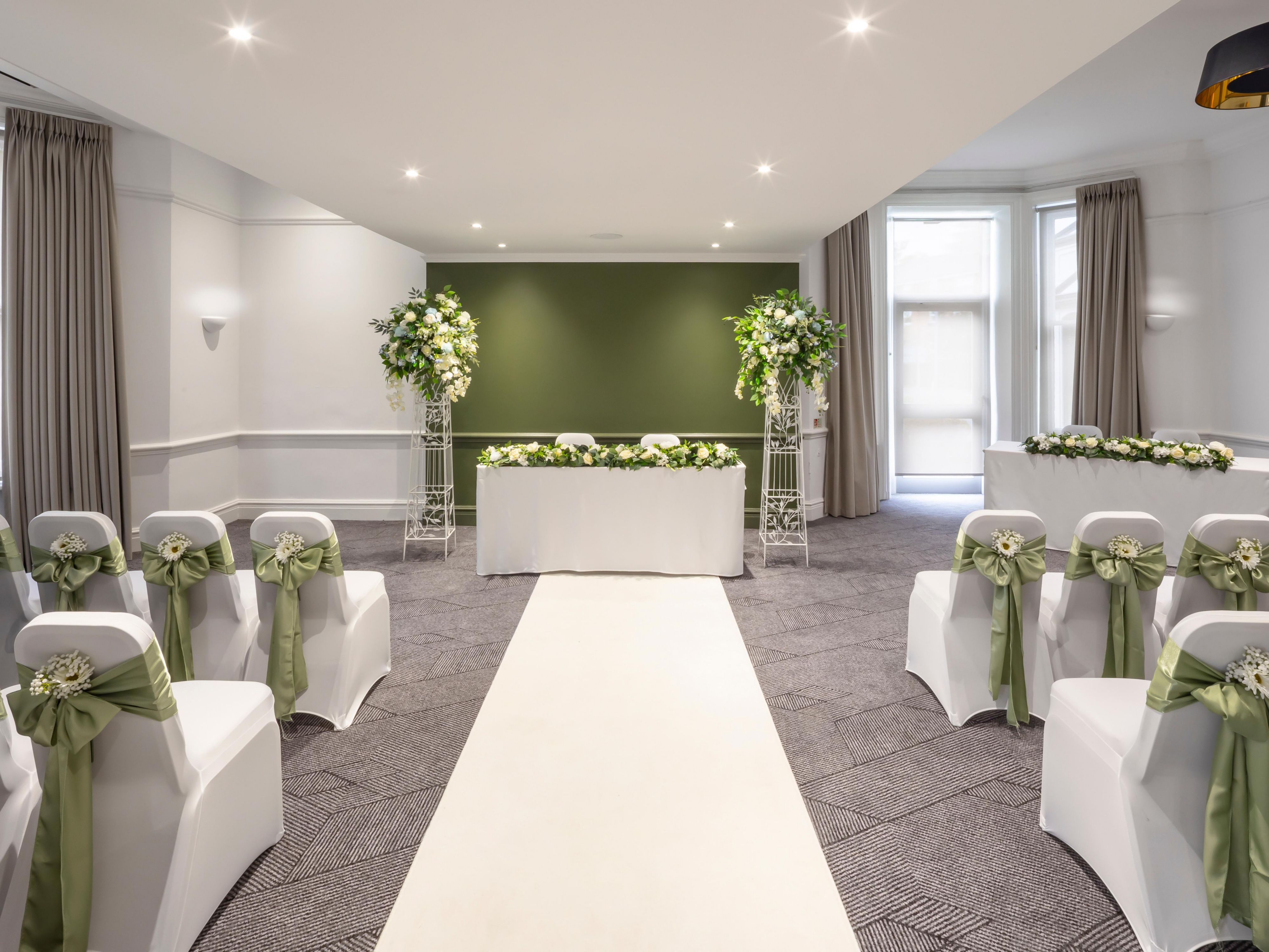 Hotels Near Farnborough: Holiday Inn Farnborough