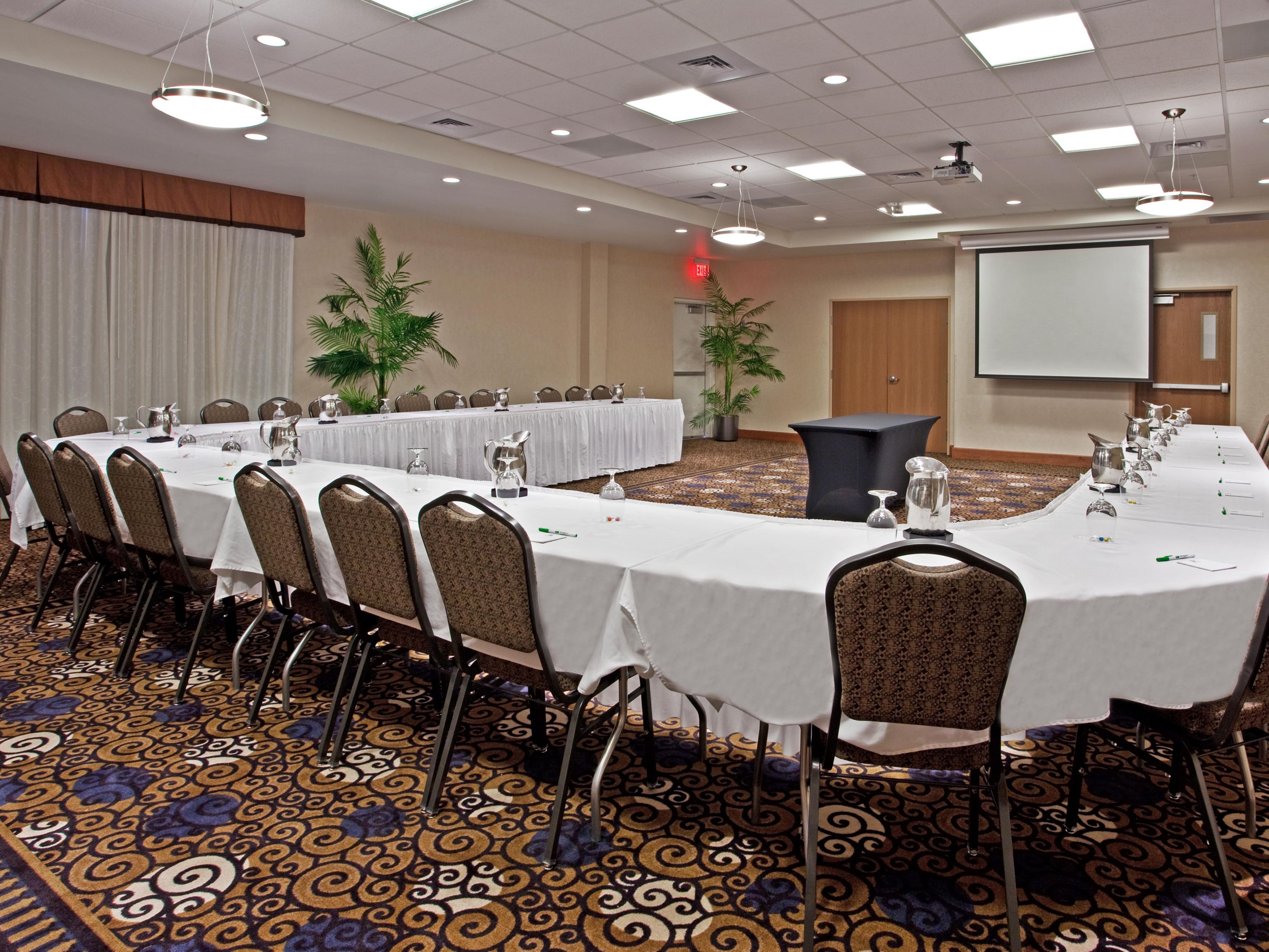 Hotel in Fort Wayne, Indiana with Indoor Pool | Holiday Inn Purdue ...