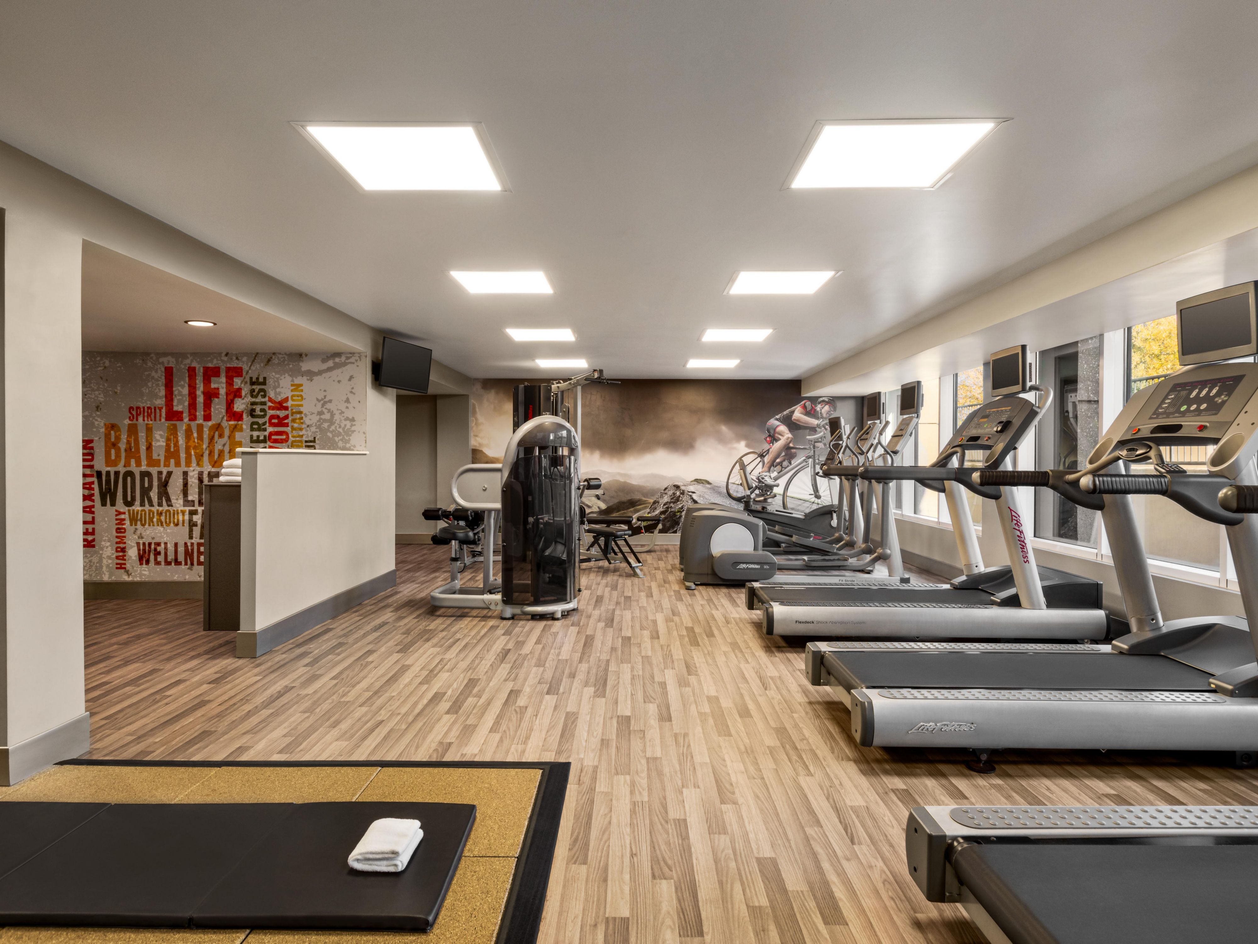 Maryland Hotel with Indoor Pool near Rio Gaithersburg | Holiday Inn ...