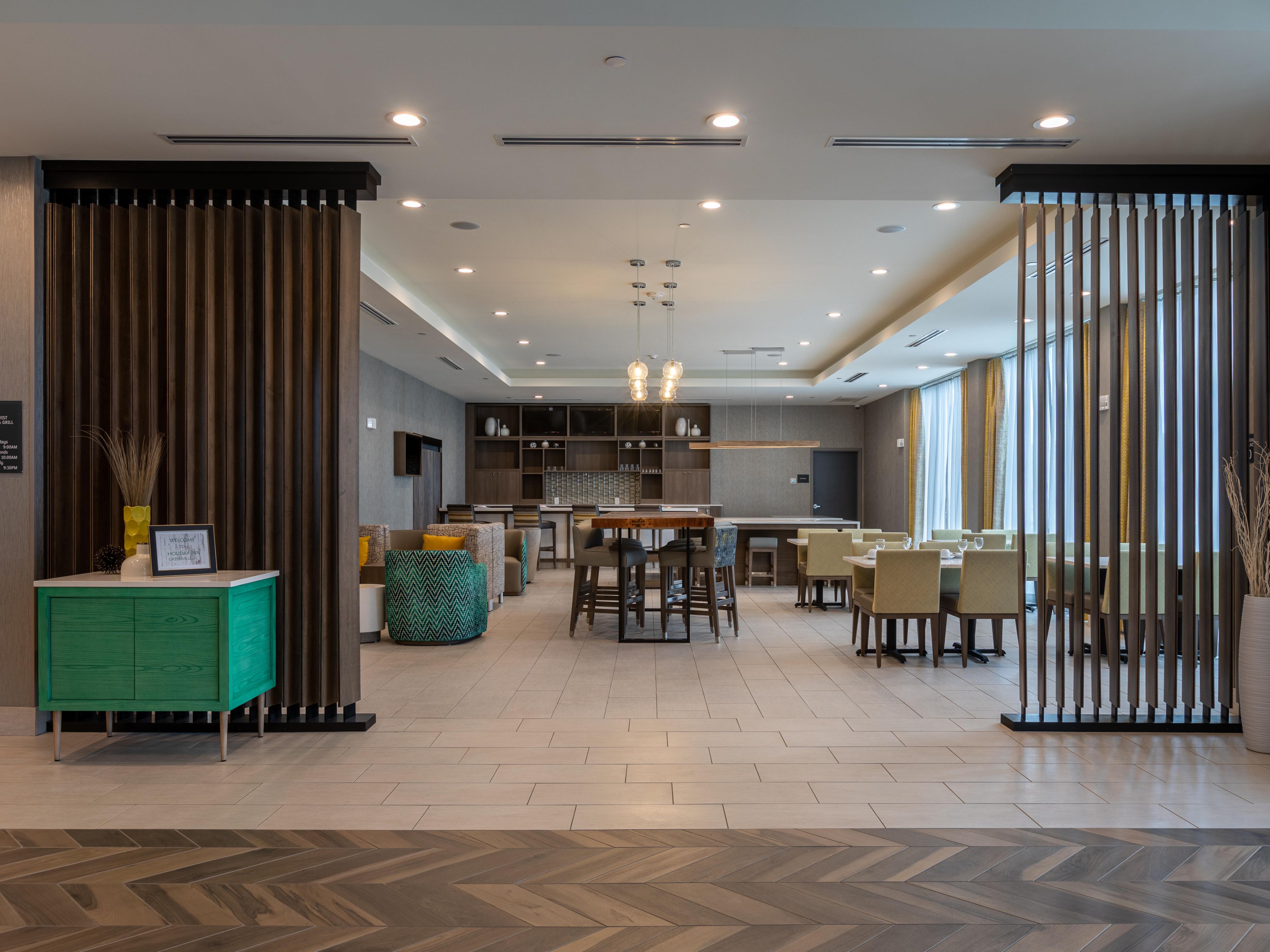 Hotels in Greenville, SC | Holiday Inn Greenville - Woodruff Road (33 ...