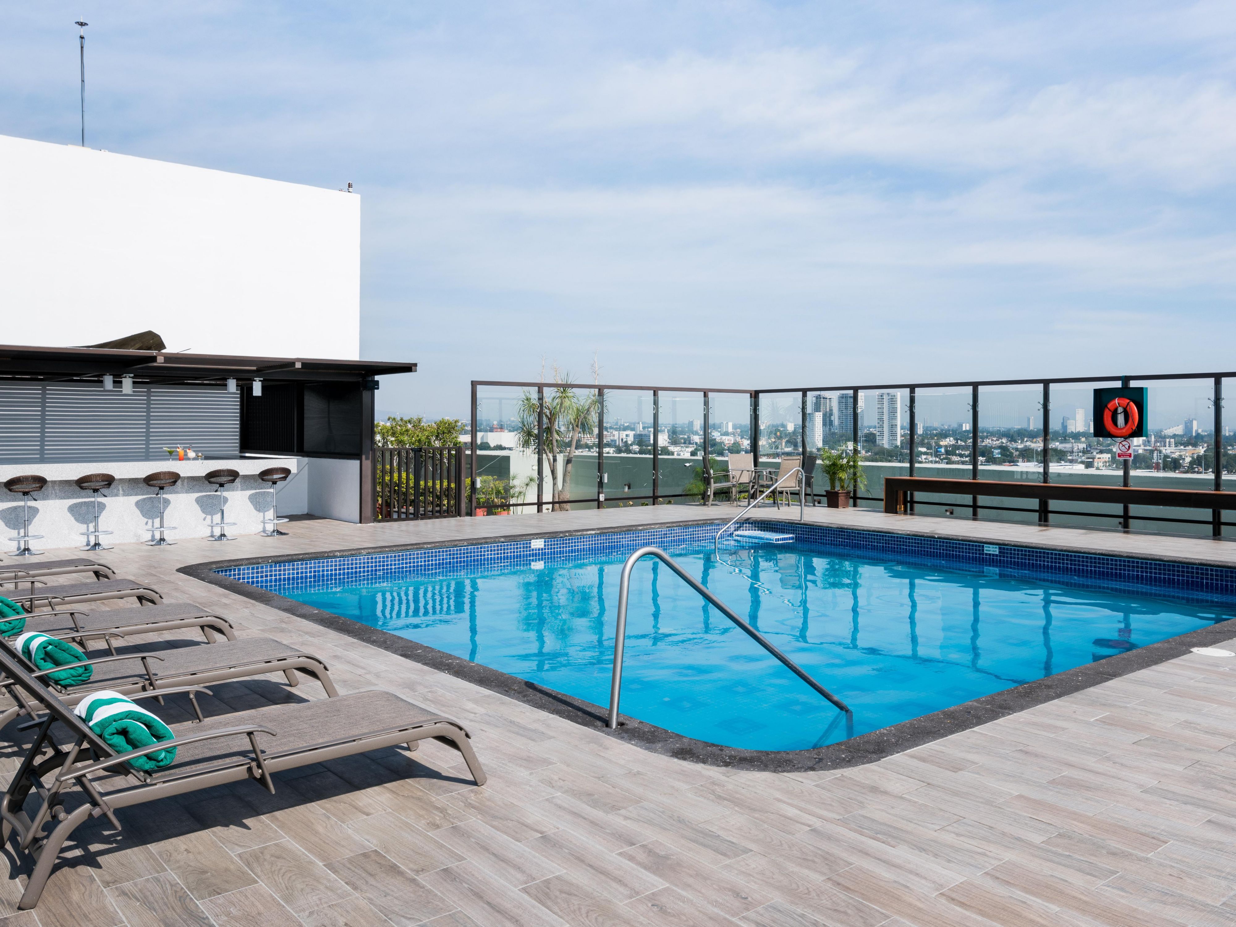 Holiday Inn Guadalajara Select: Internet gratuito y mucho más