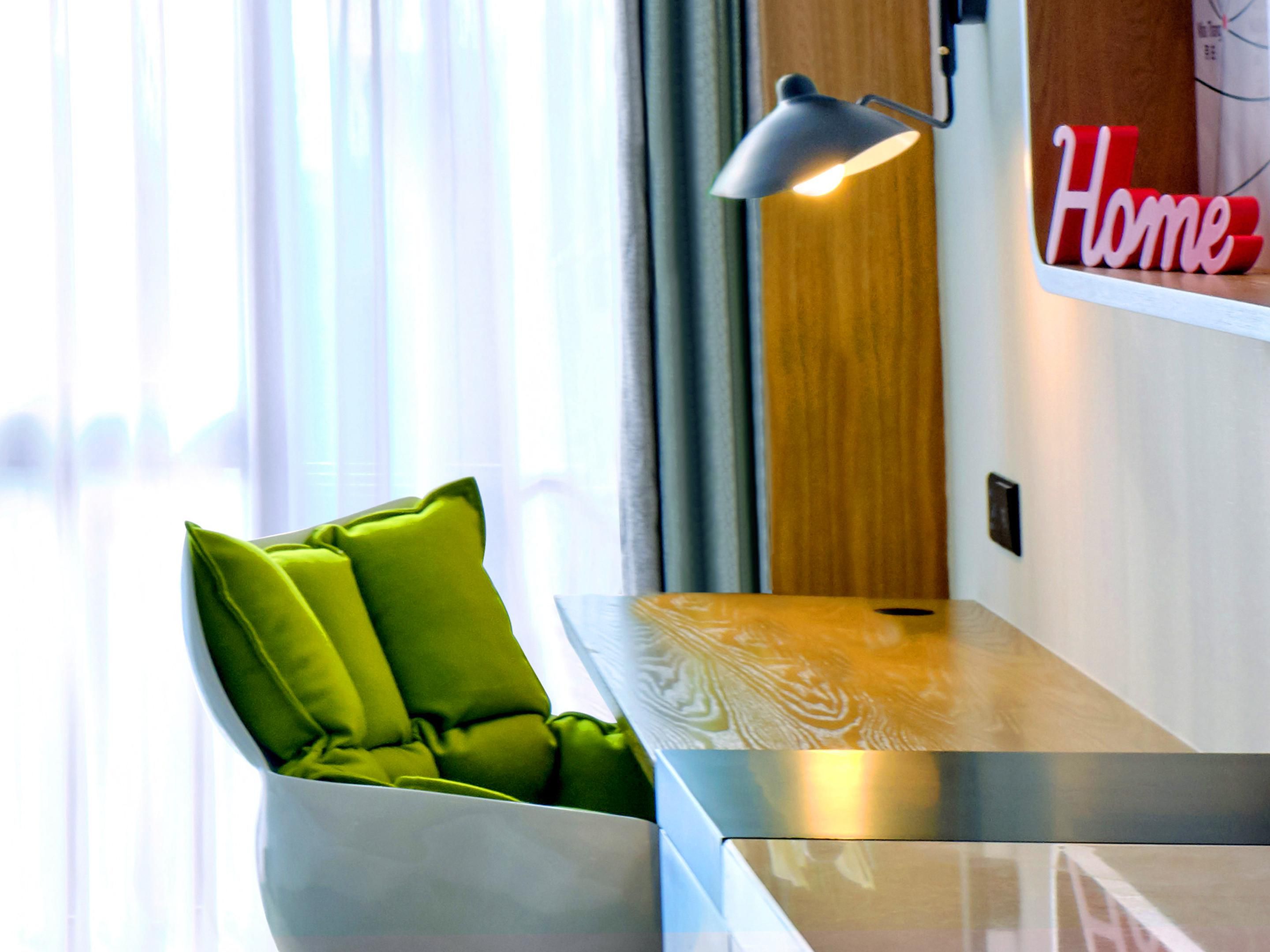Hotels in Guangzhou, China | Holiday Inn Guangzhou South Lake