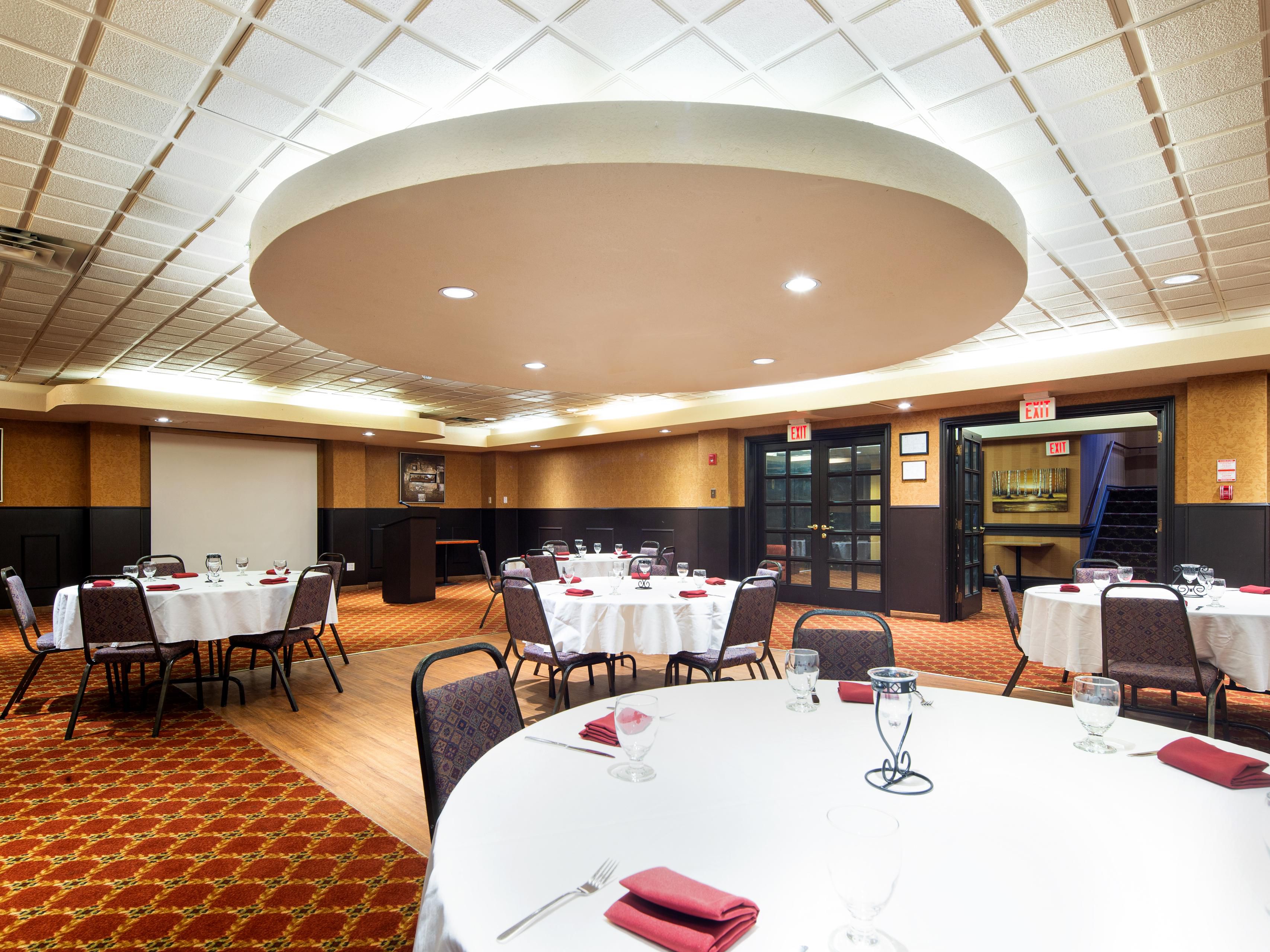 Hotel in Hinton | Holiday Inn Hinton Hotel