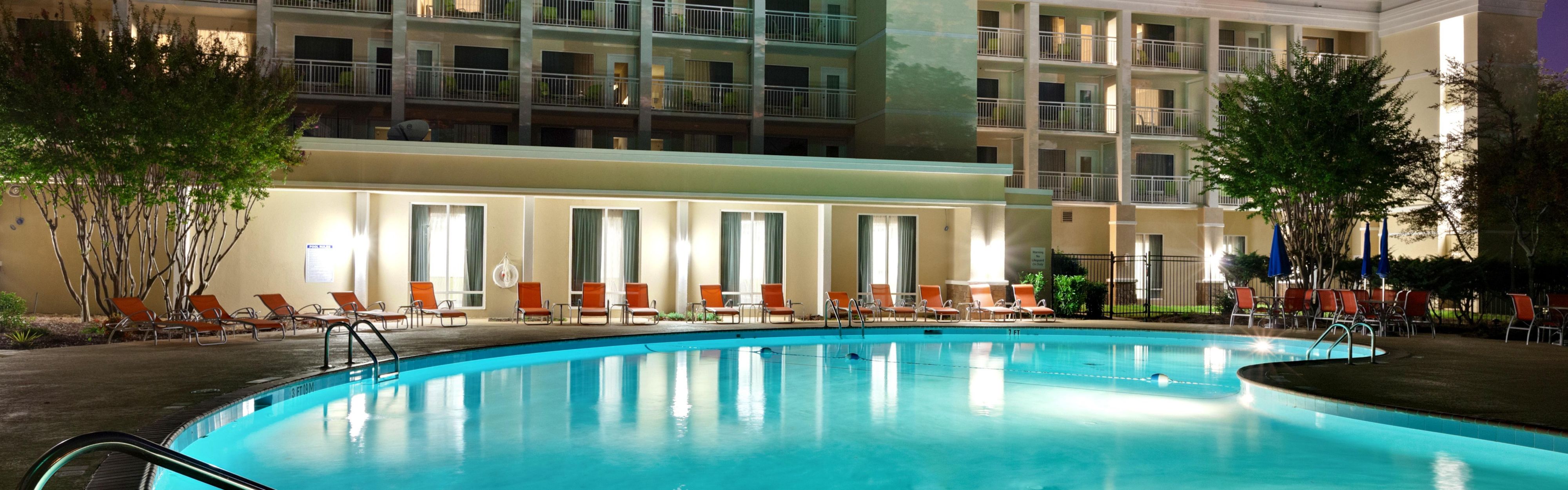 Holiday Inn Hotel & Suites Atlanta Airport-North - Free Internet & More