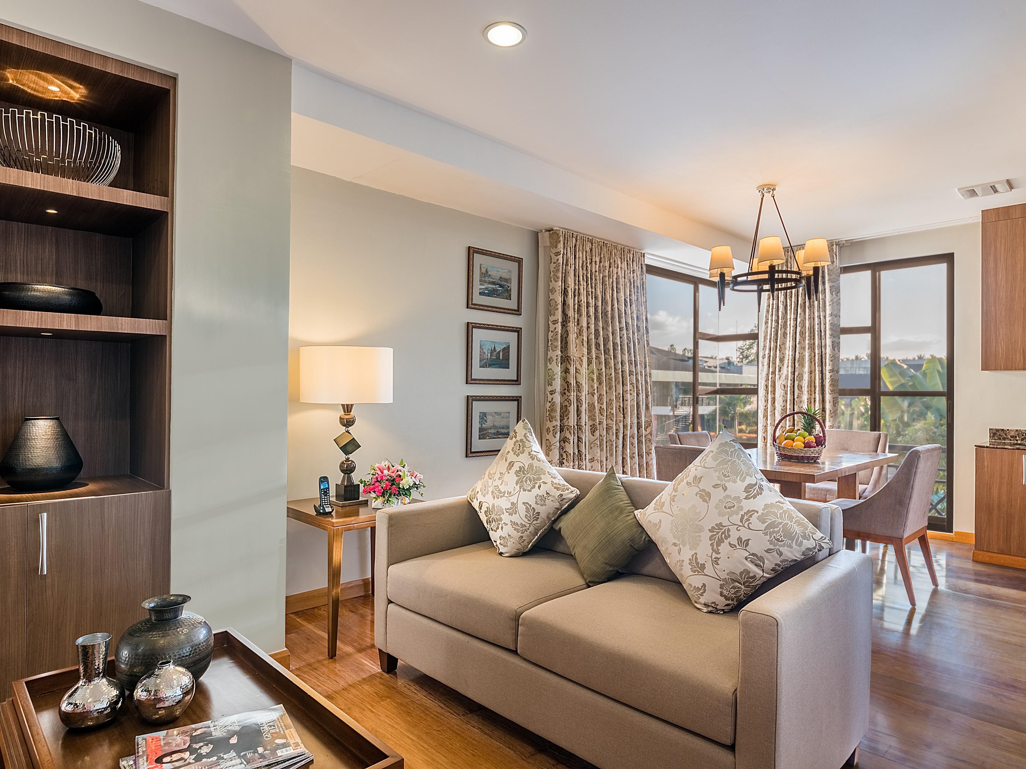 Hotel in Batangas | Holiday Inn Hotel & Suites Batangas LimaPark Hotel