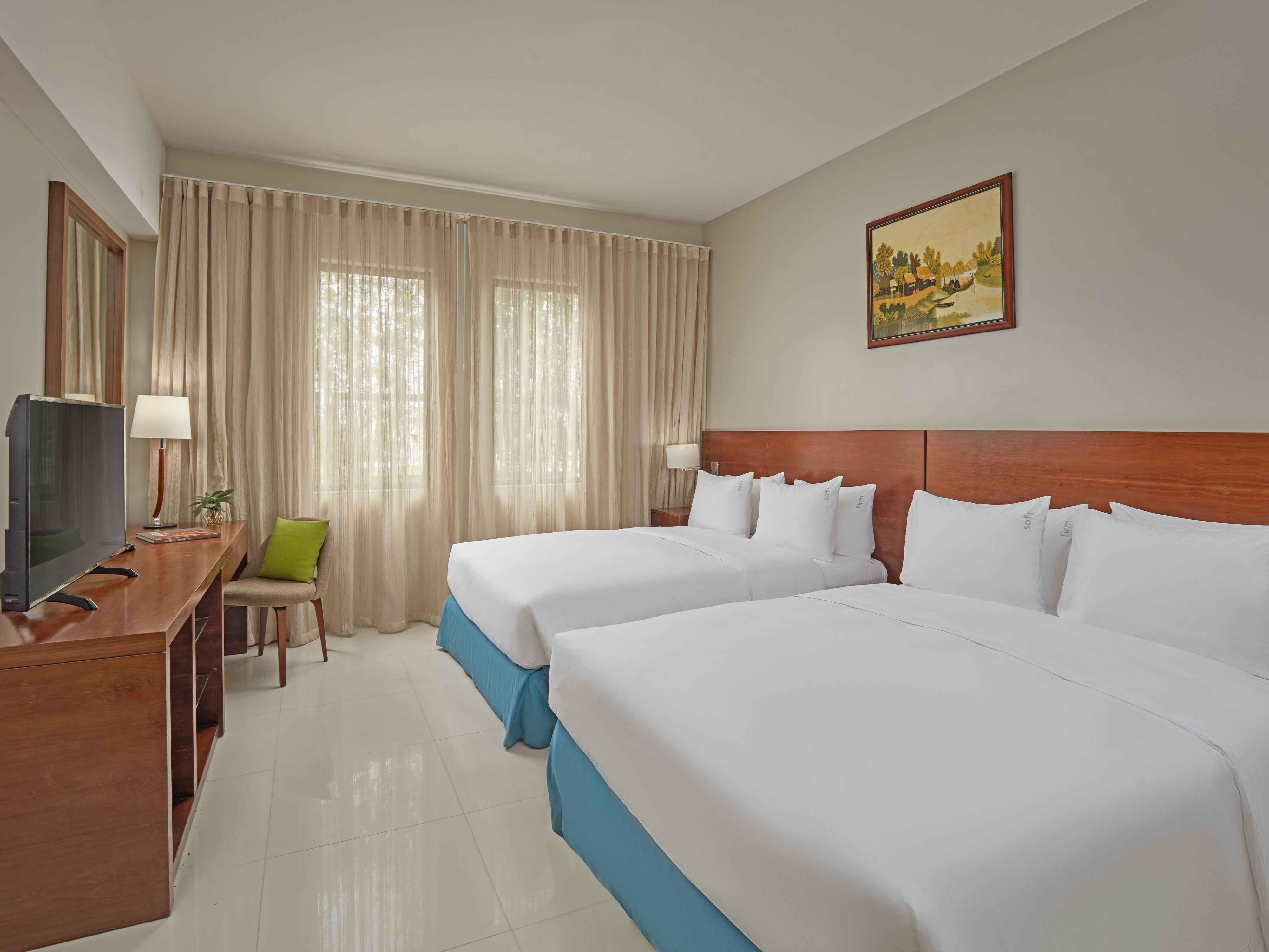 Holiday Inn & Suites Batangas LimaPark