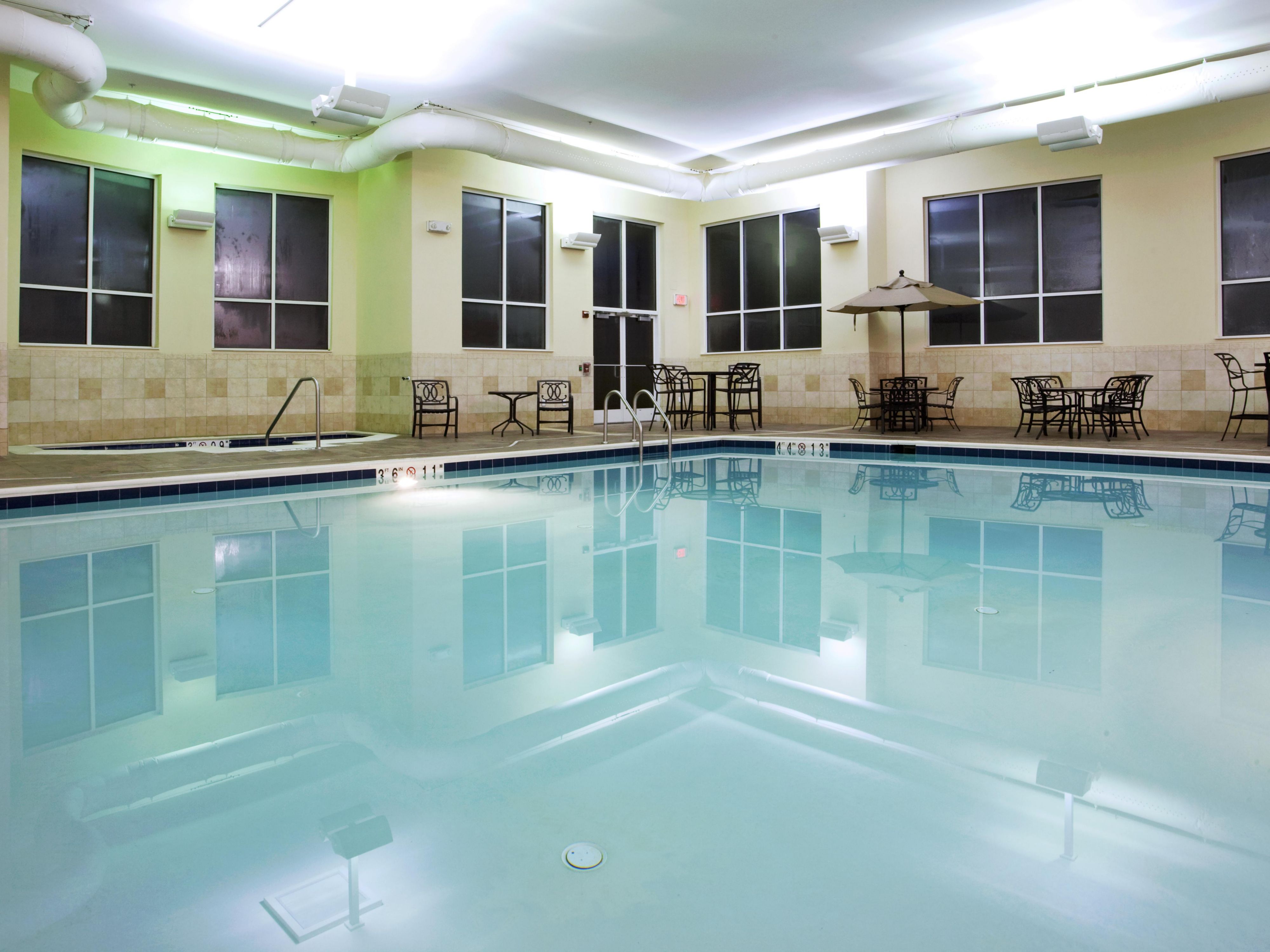 Holiday Inn Hotel & Suites Beckley - Free Internet & More