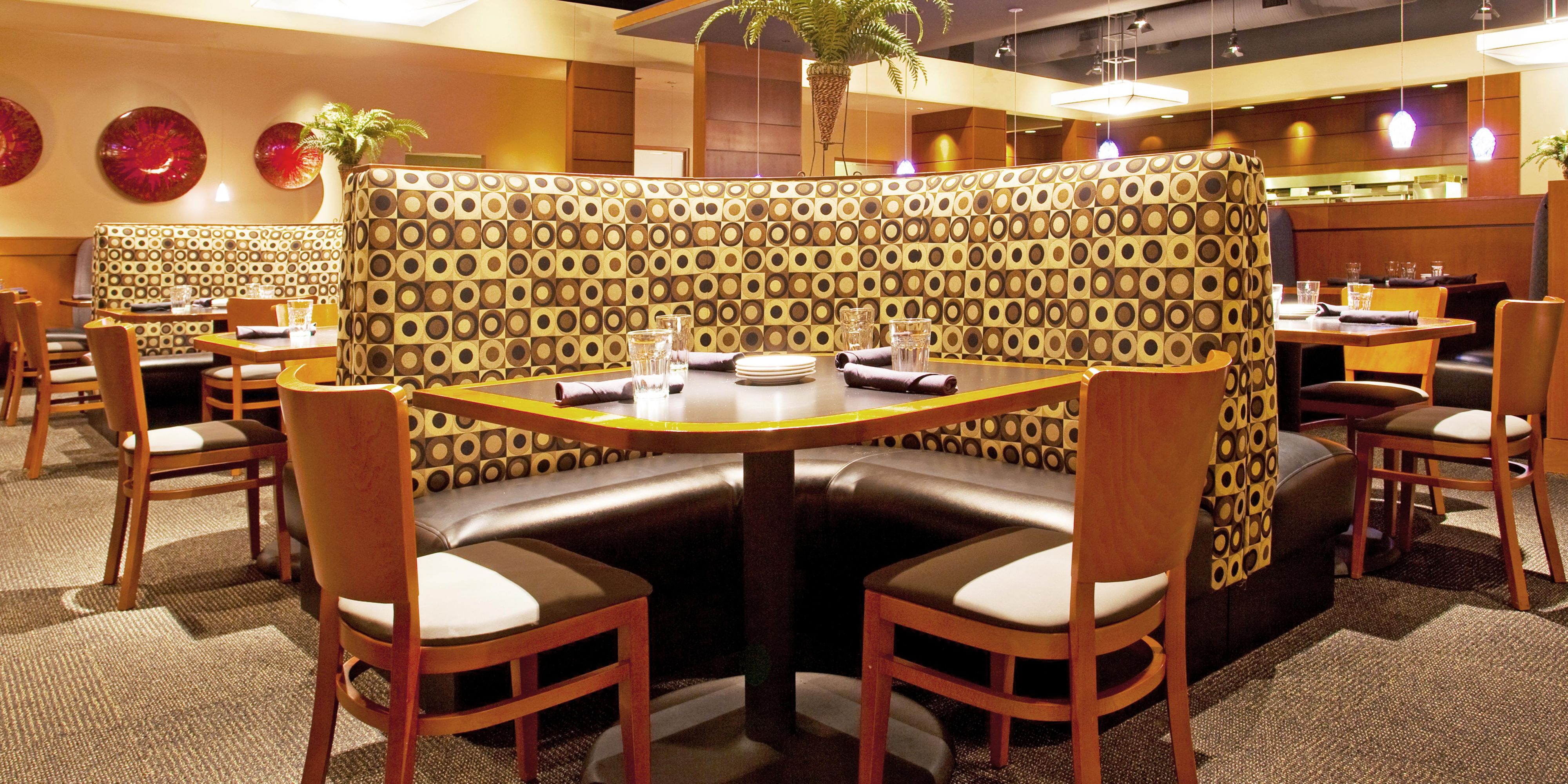 Holiday Inn Hotel & Suites Bloomington-Airport - Free Internet & More