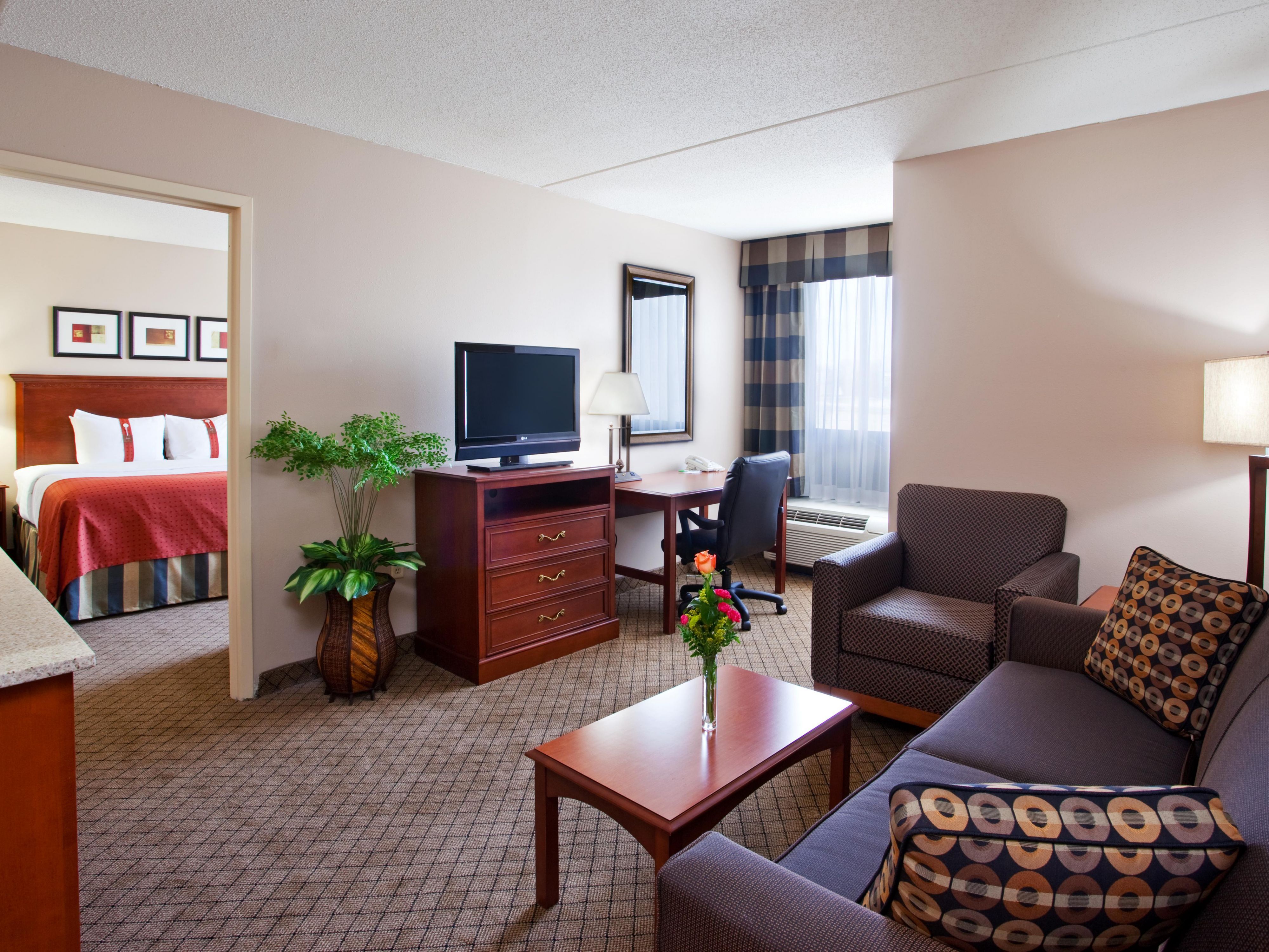 Hotel in Cincinnati,Ohio | Holiday Inn Hotel & Suites Cincinnati ...