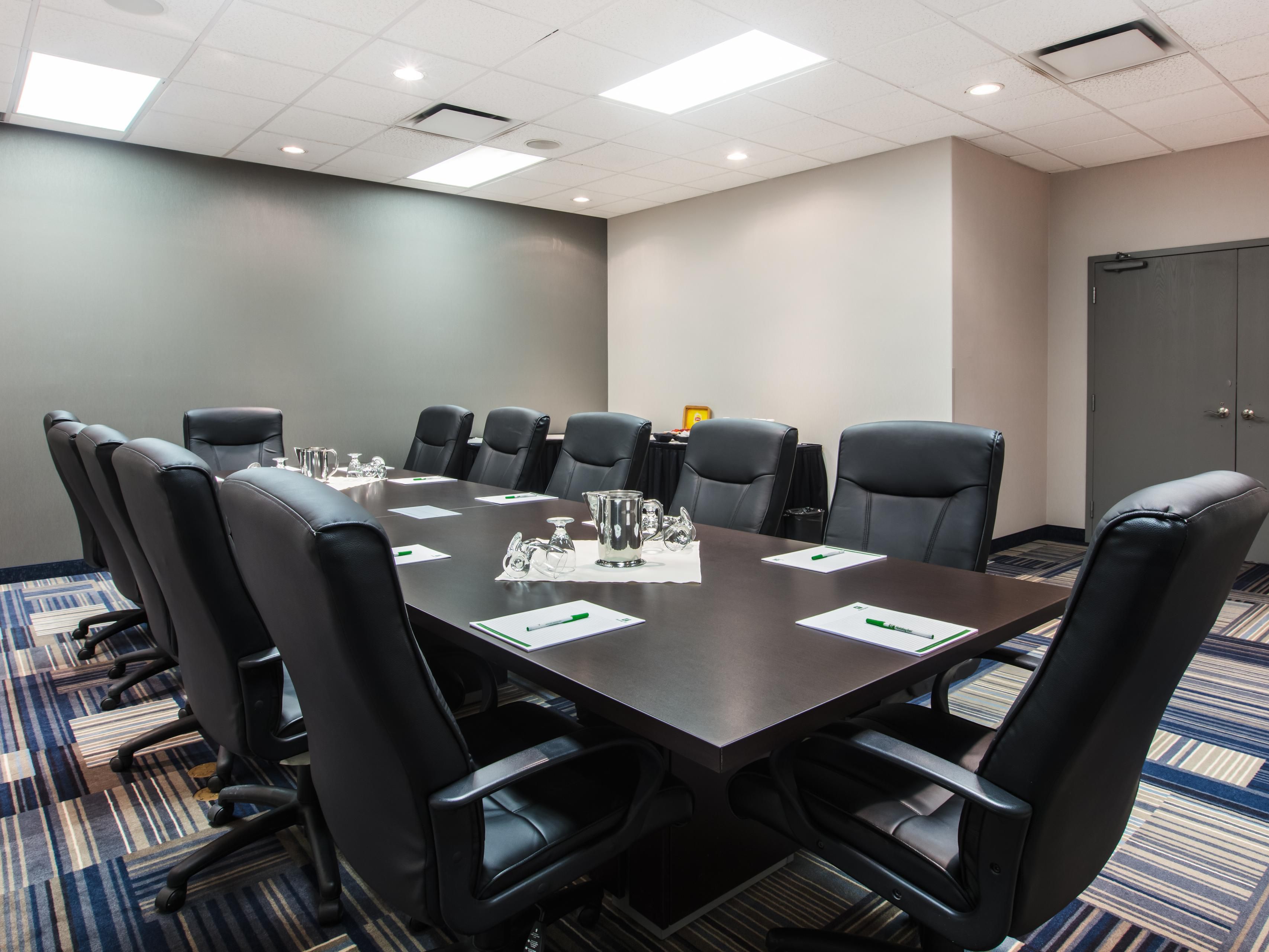 Hotel in Grande Prairie | Holiday Inn Hotel & Suites Grande Prairie ...