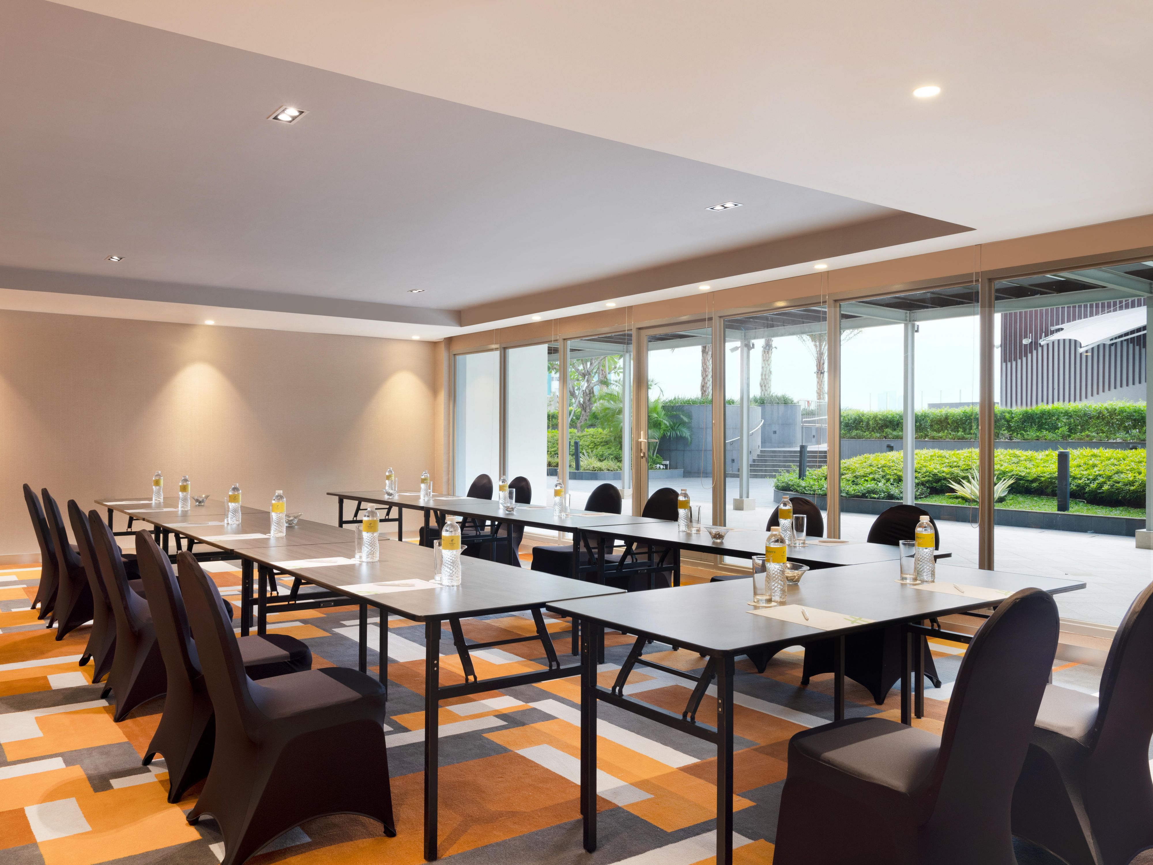 Hotel in Jakarta | Holiday Inn Hotel & Suites Jakarta Gajah Mada Hotel