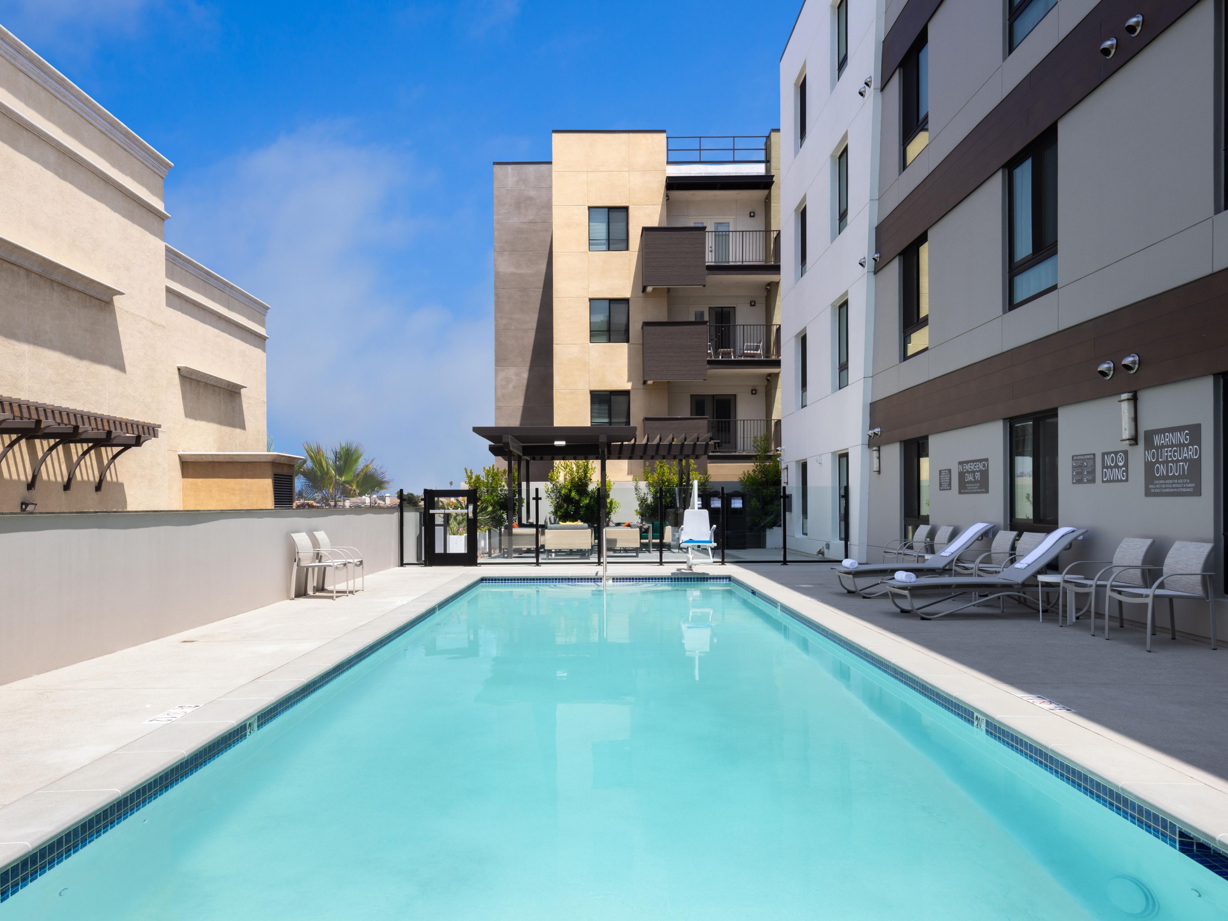 Monterey Park Pool & Gym | Holiday Inn & Suites Monterey Park