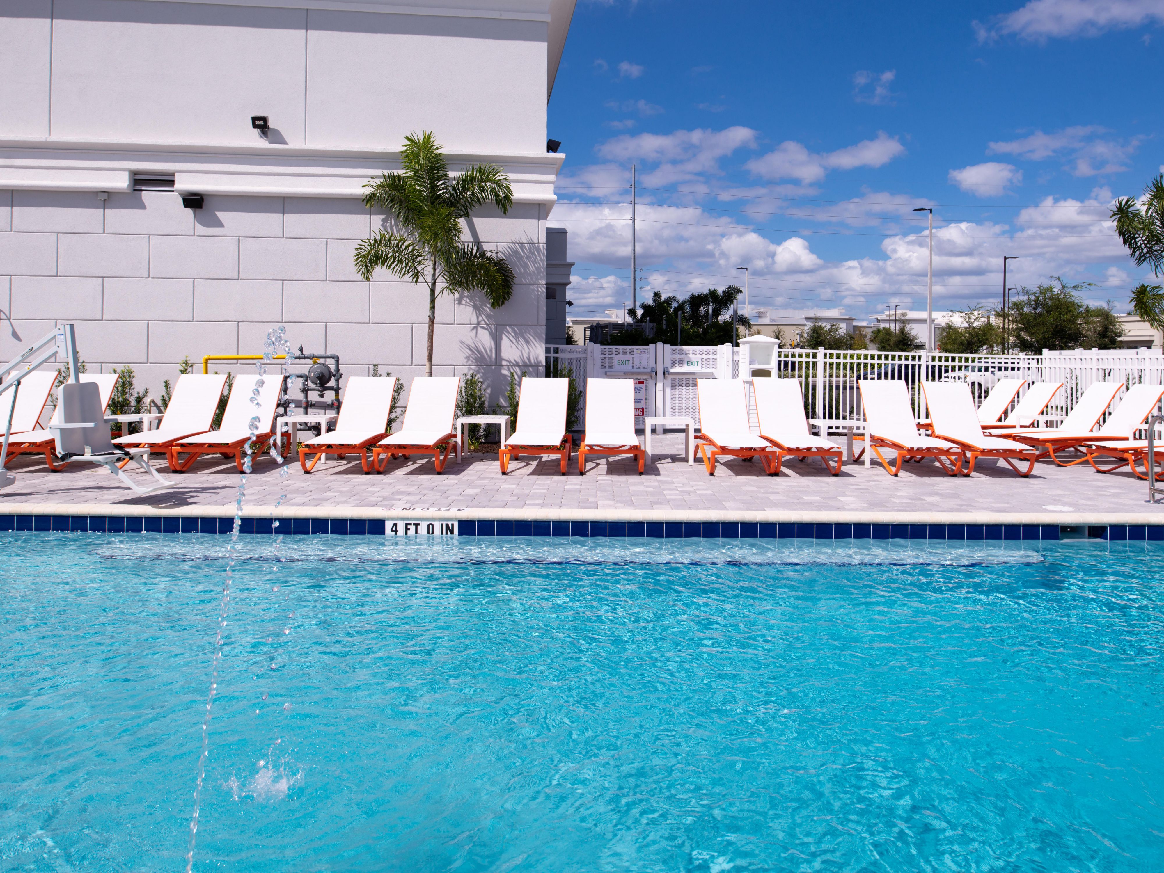 Holiday Inn Hotel & Suites Orlando - International Dr S - Free Internet ...